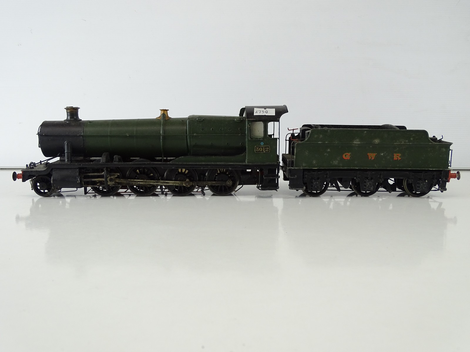 Lot 576 - A kit built finescale O Gauge class 28xx 2-8-