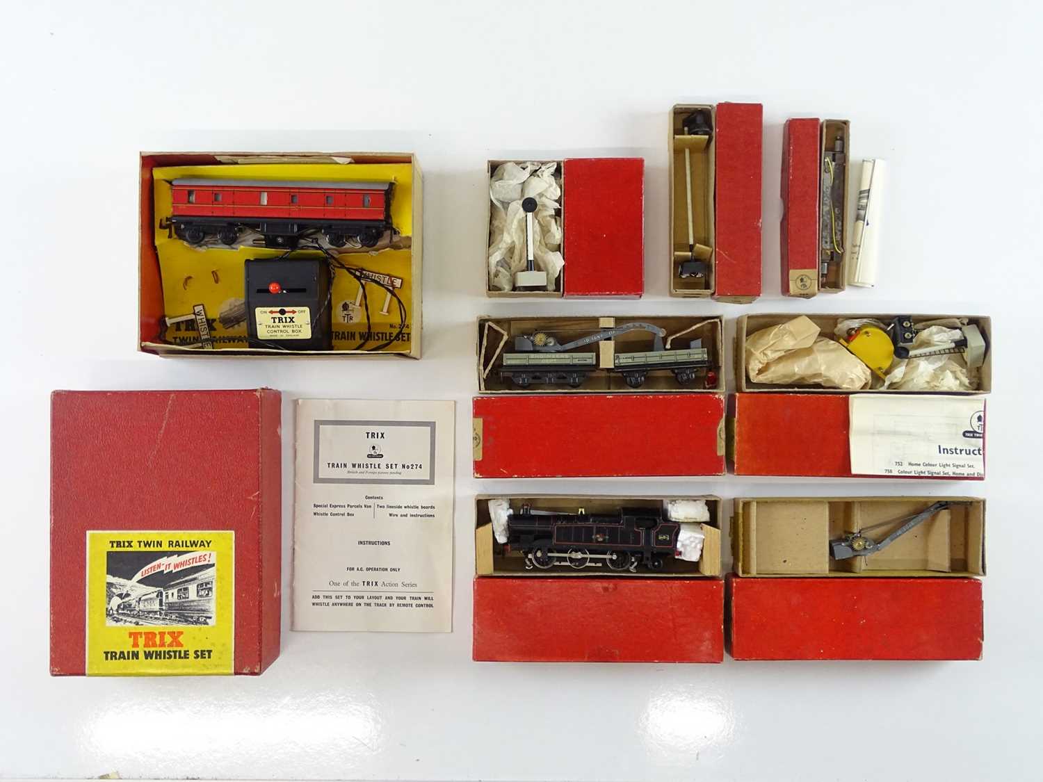 Lot 516 - A mixed group of TRIX TWIN to include an