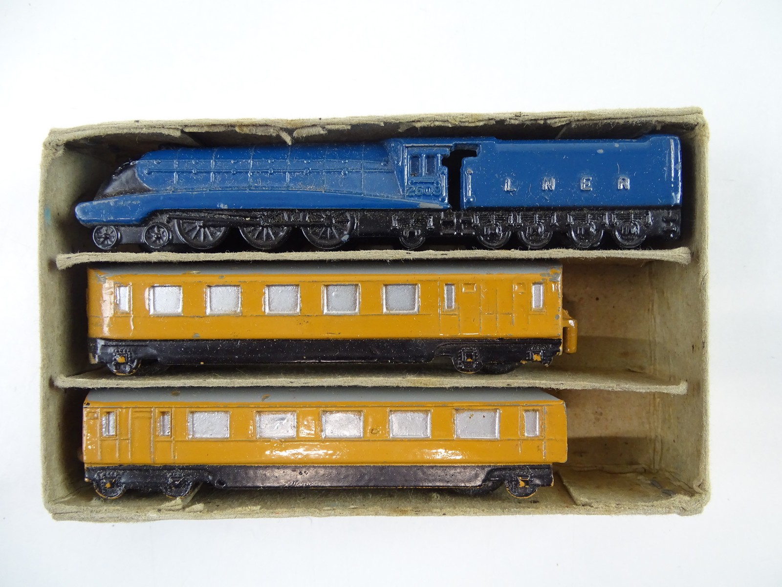 Lot 55 - A DINKY No. 16 Express Passenger Train Set in