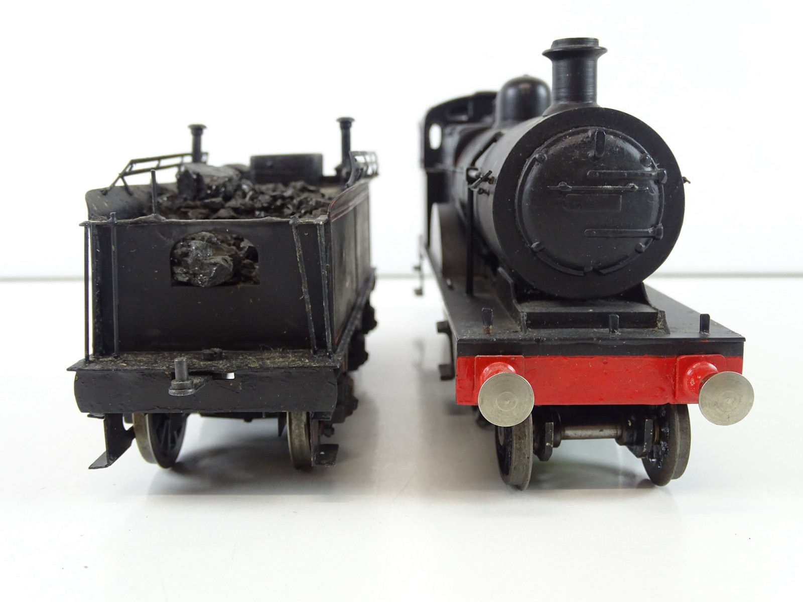 Lot 608 - A finescale O gauge kitbuilt class 2P 4-4-0