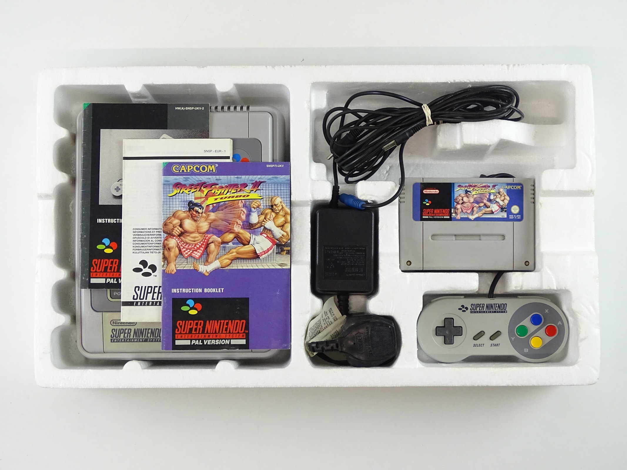 Lot 17 - Super Nintendo Entertainment System (SNES)