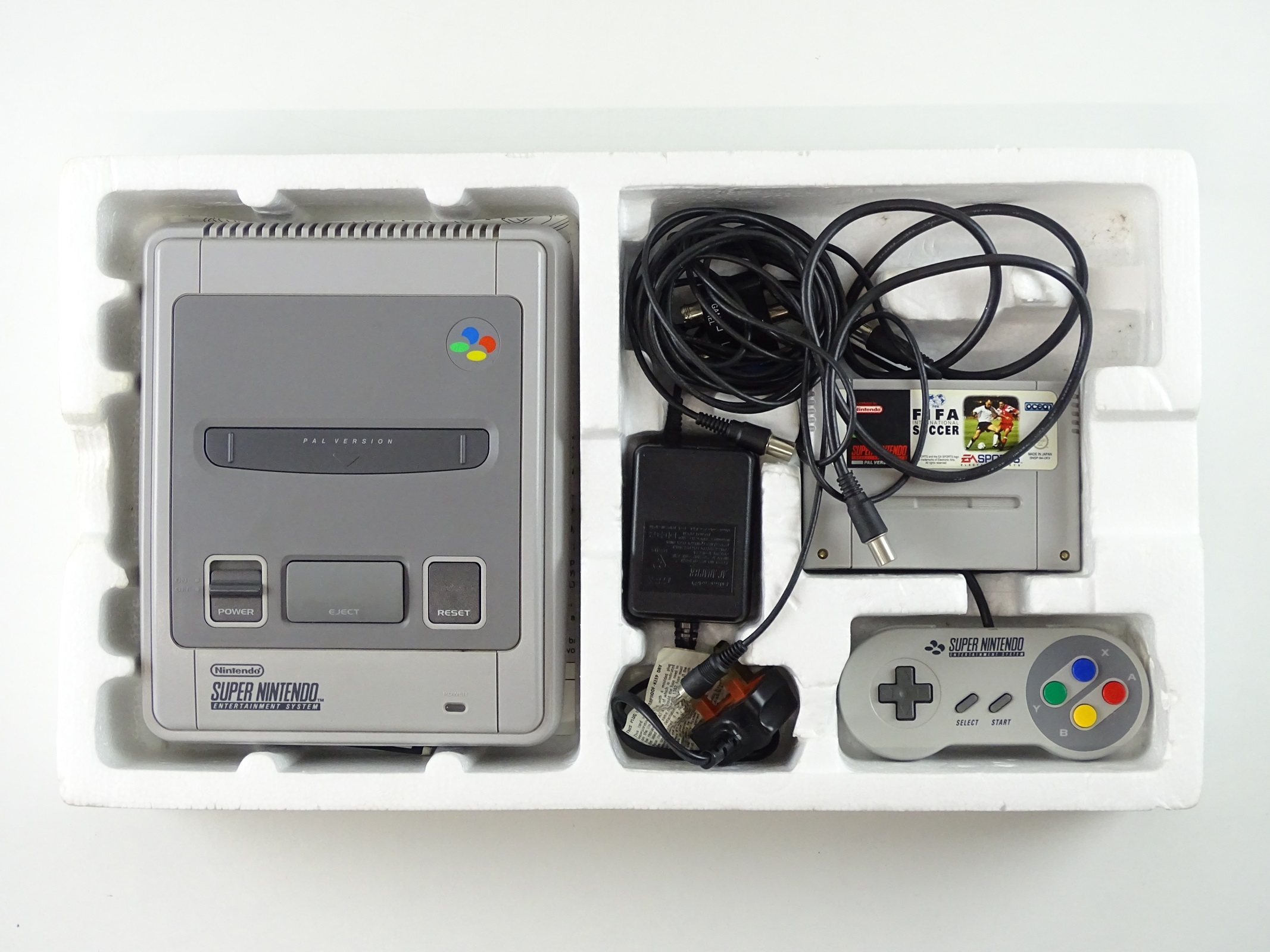 Lot 139 - Super Nintendo Entertainment System (SNES)