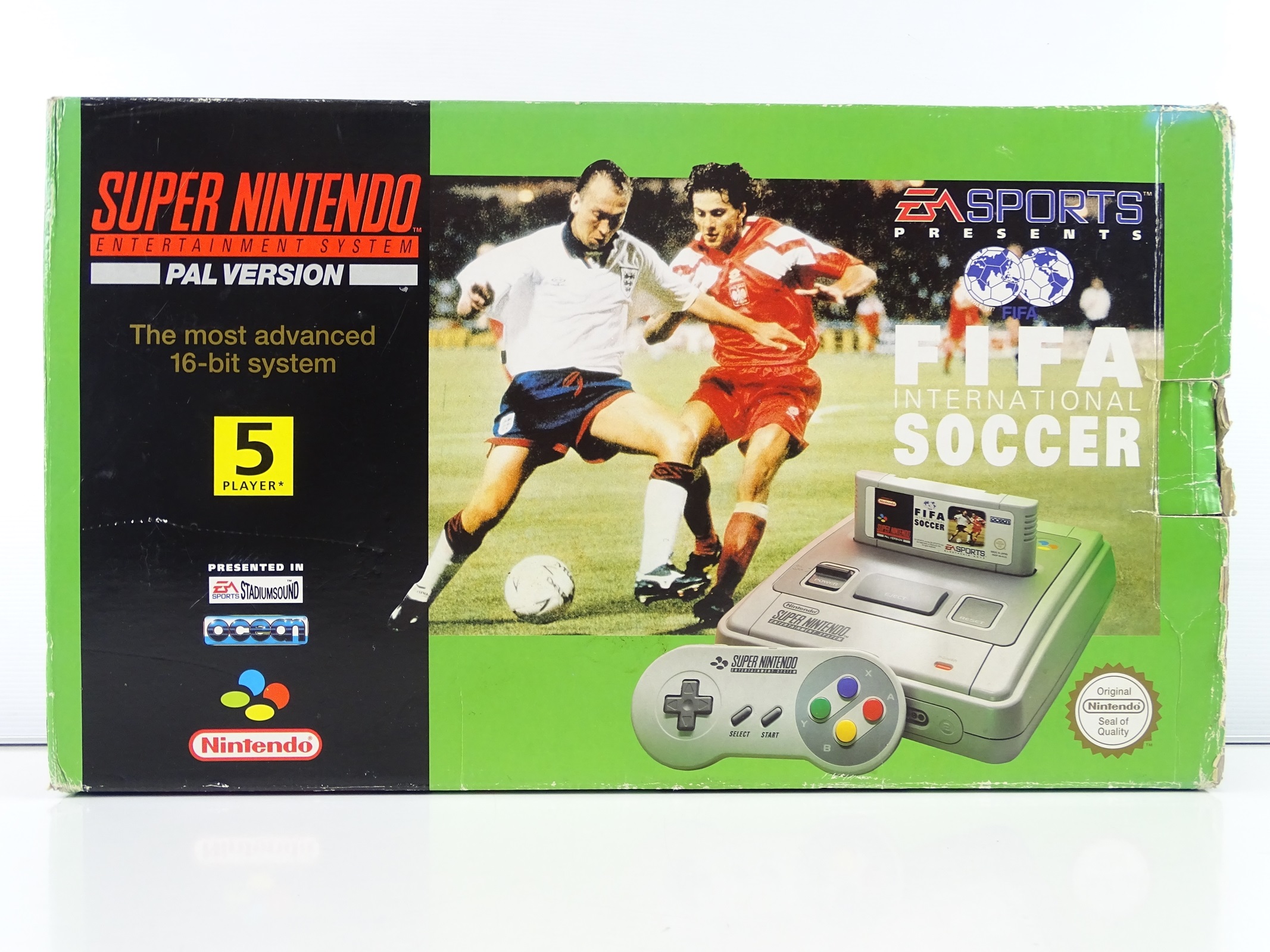 Lot 139 - Super Nintendo Entertainment System (SNES)