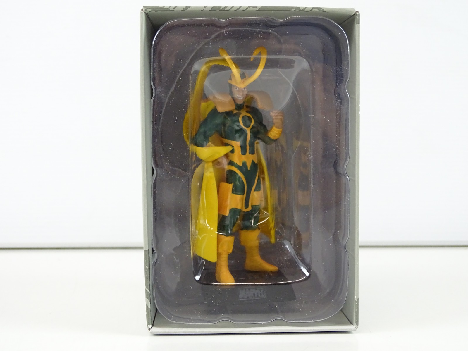Lot 279 - A group of EAGLEMOSS Classic Marvel Figurine