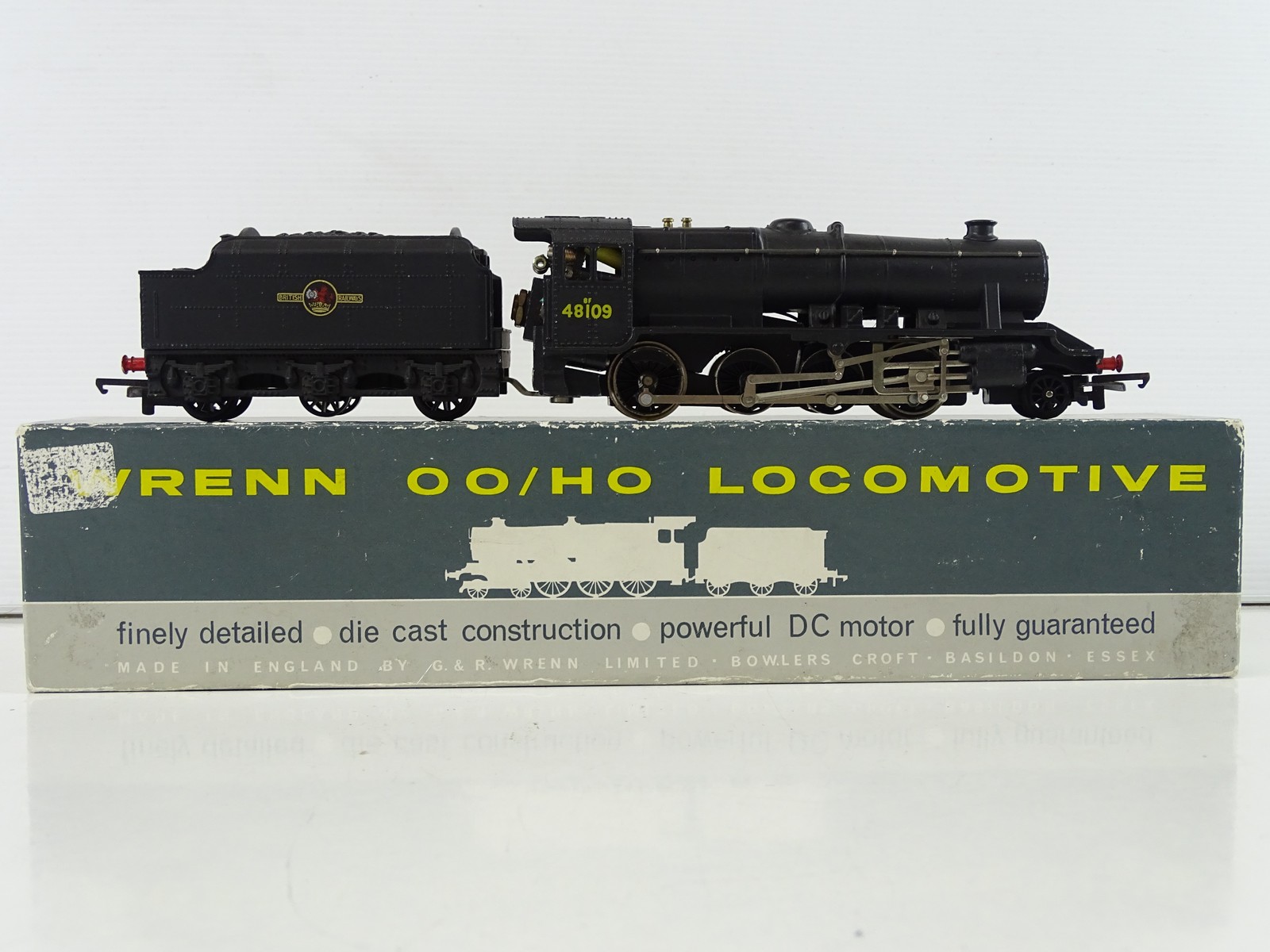 Lot 333 - A WRENN 2224 class 8F steam locomotive in BR