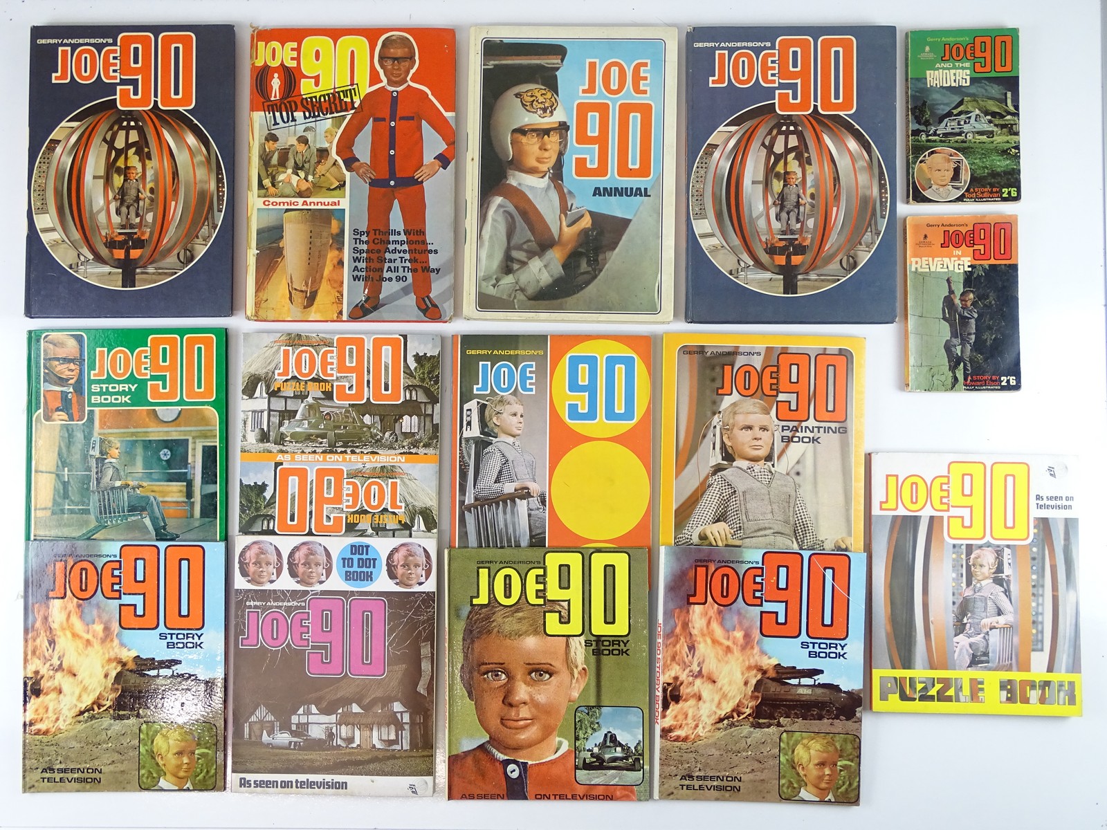 Lot 522 - A group of GERRY ANDERSON'S 'JOE 90' annuals