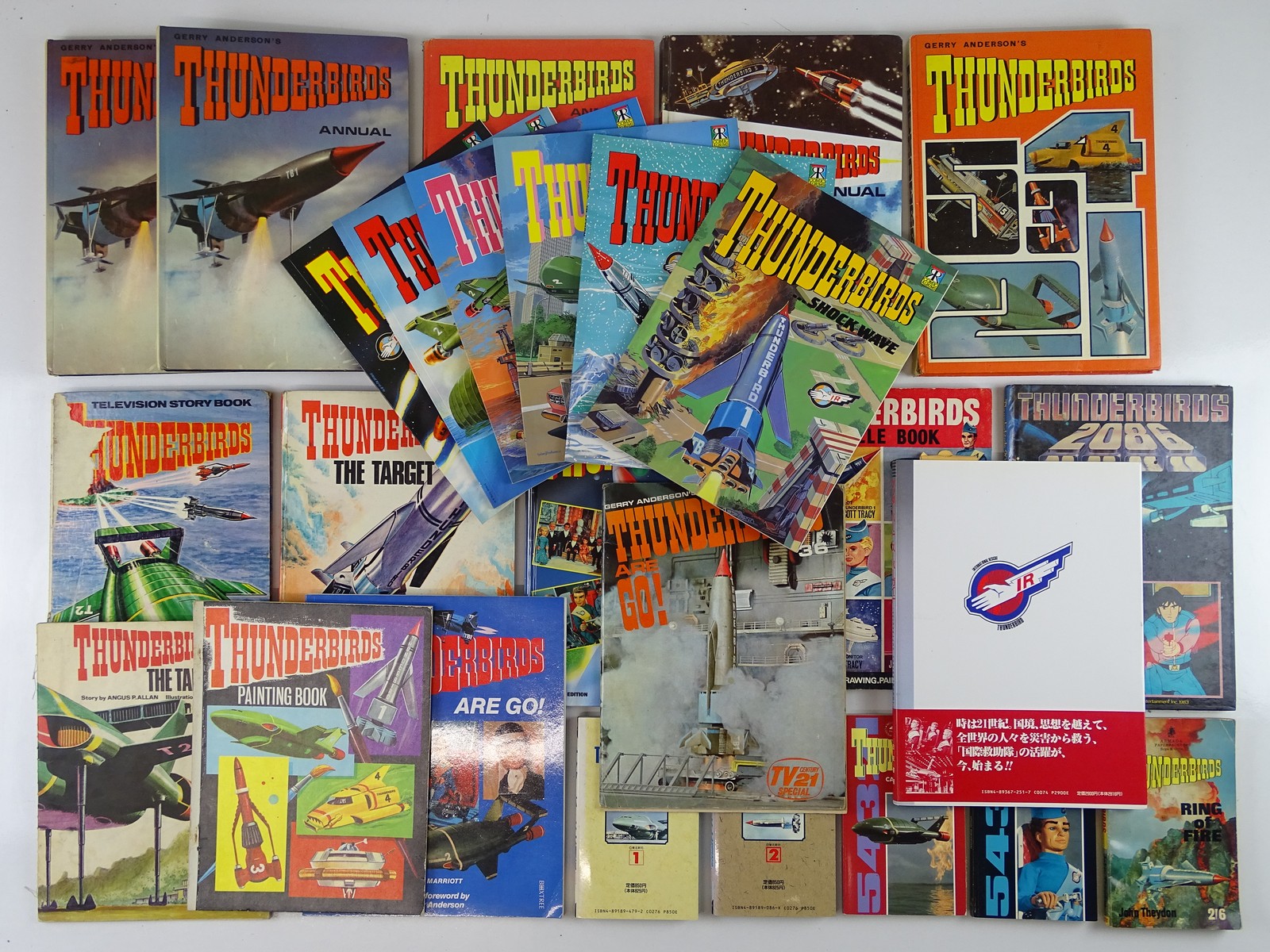 Lot 527 - A group of GERRY ANDERSON'S 'THUNDERBIRDS'