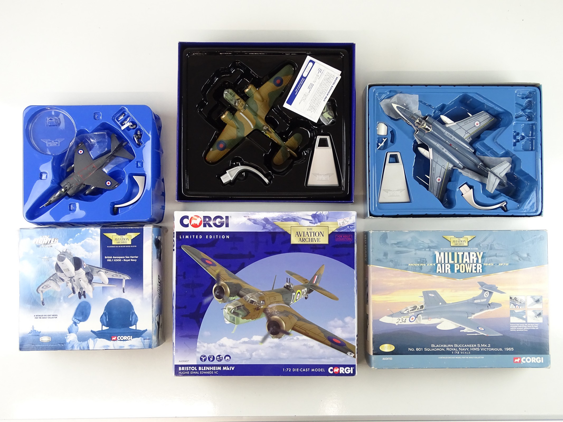 Lot 109 - A group of CORGI Aviation Archive 1:72 scale