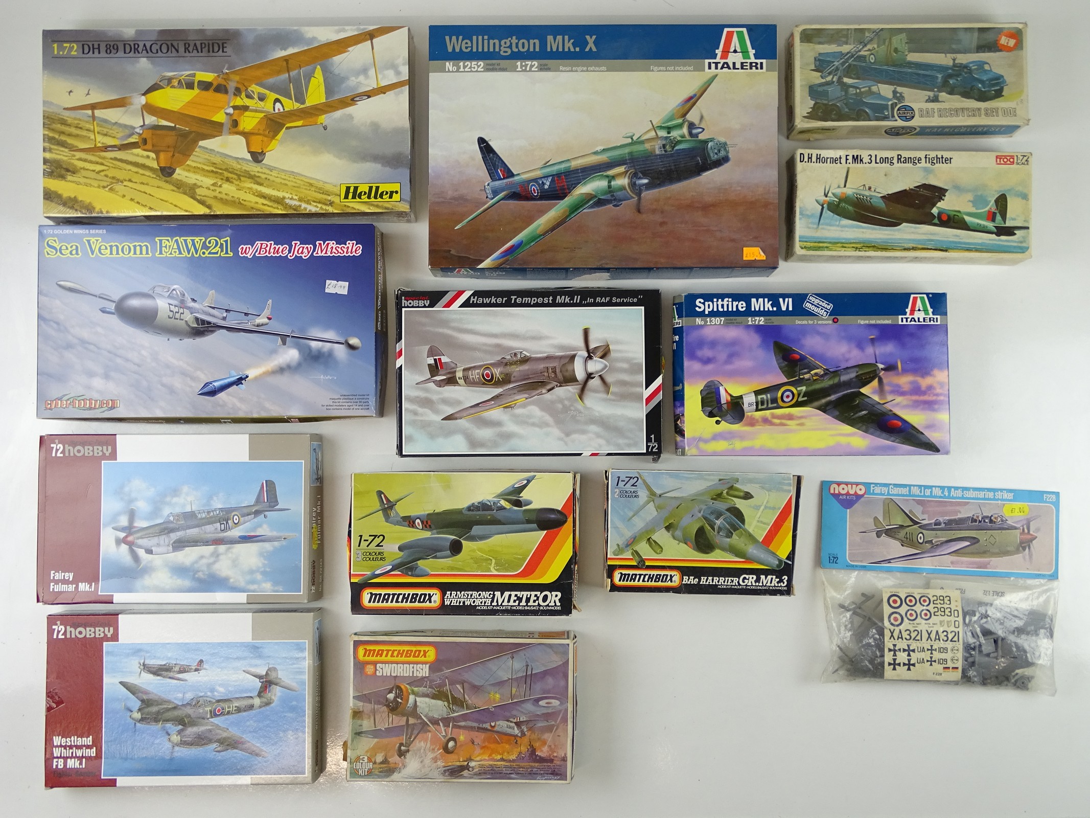 Lot 111 - A group of 1:72 scale unbuilt military