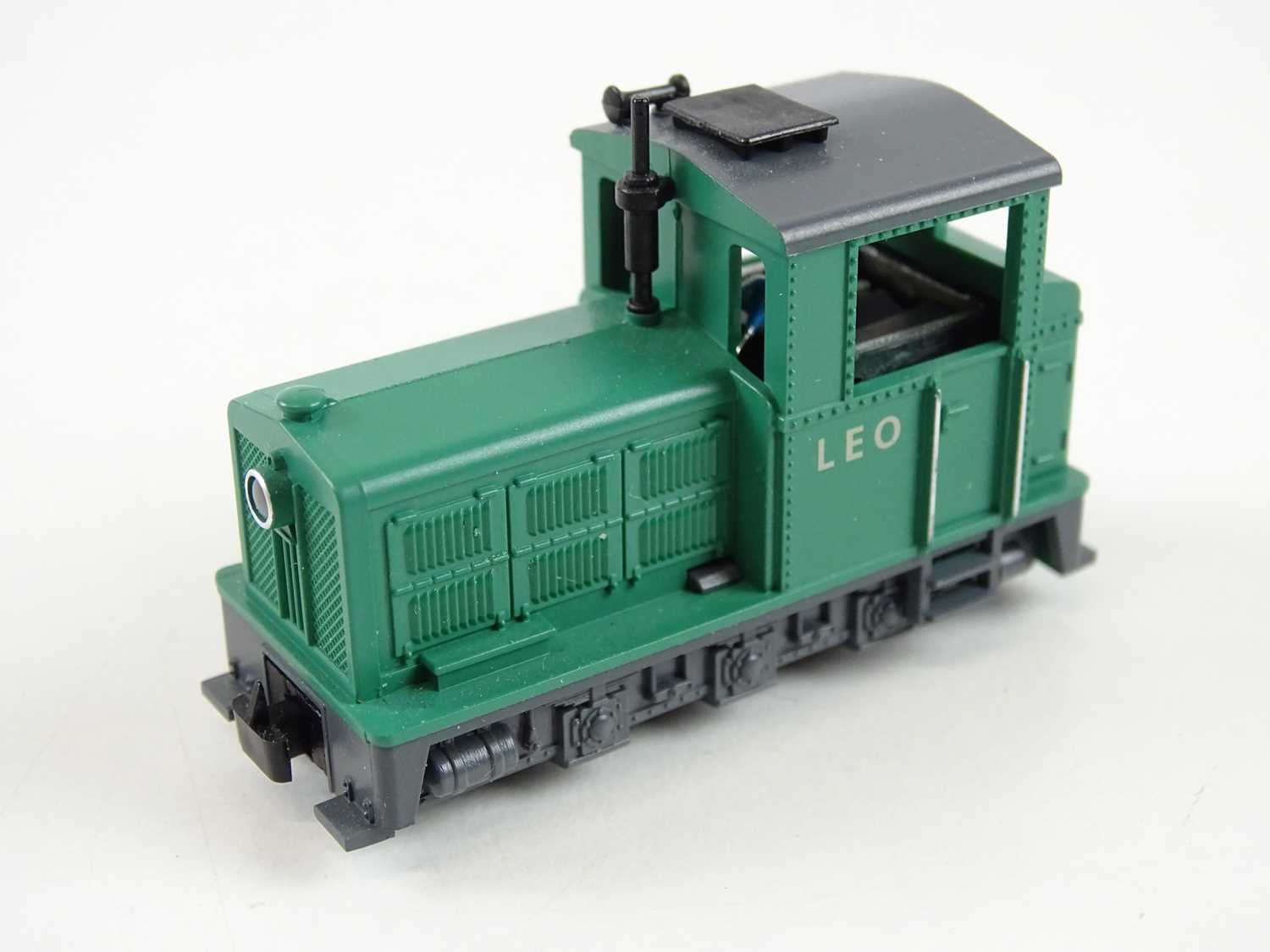 Lot 174 - A ROCO HOe/009 diesel locomotive together