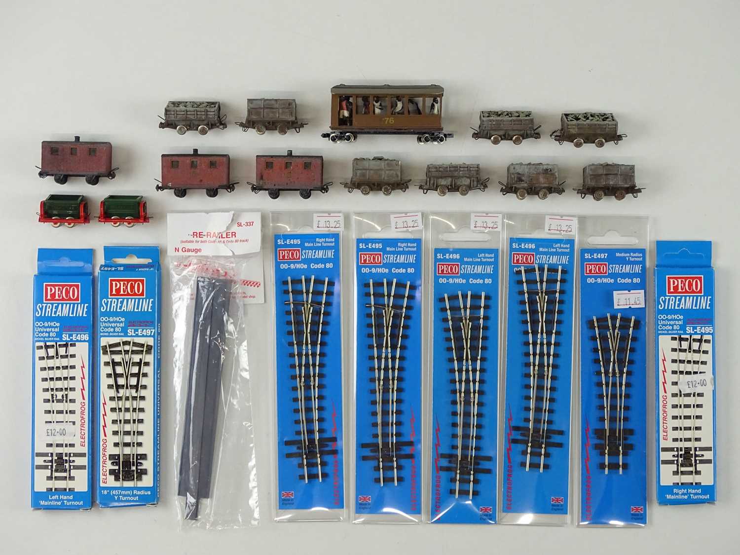 Lot 181 - A quantity of PECO 009/HOe streamline points,