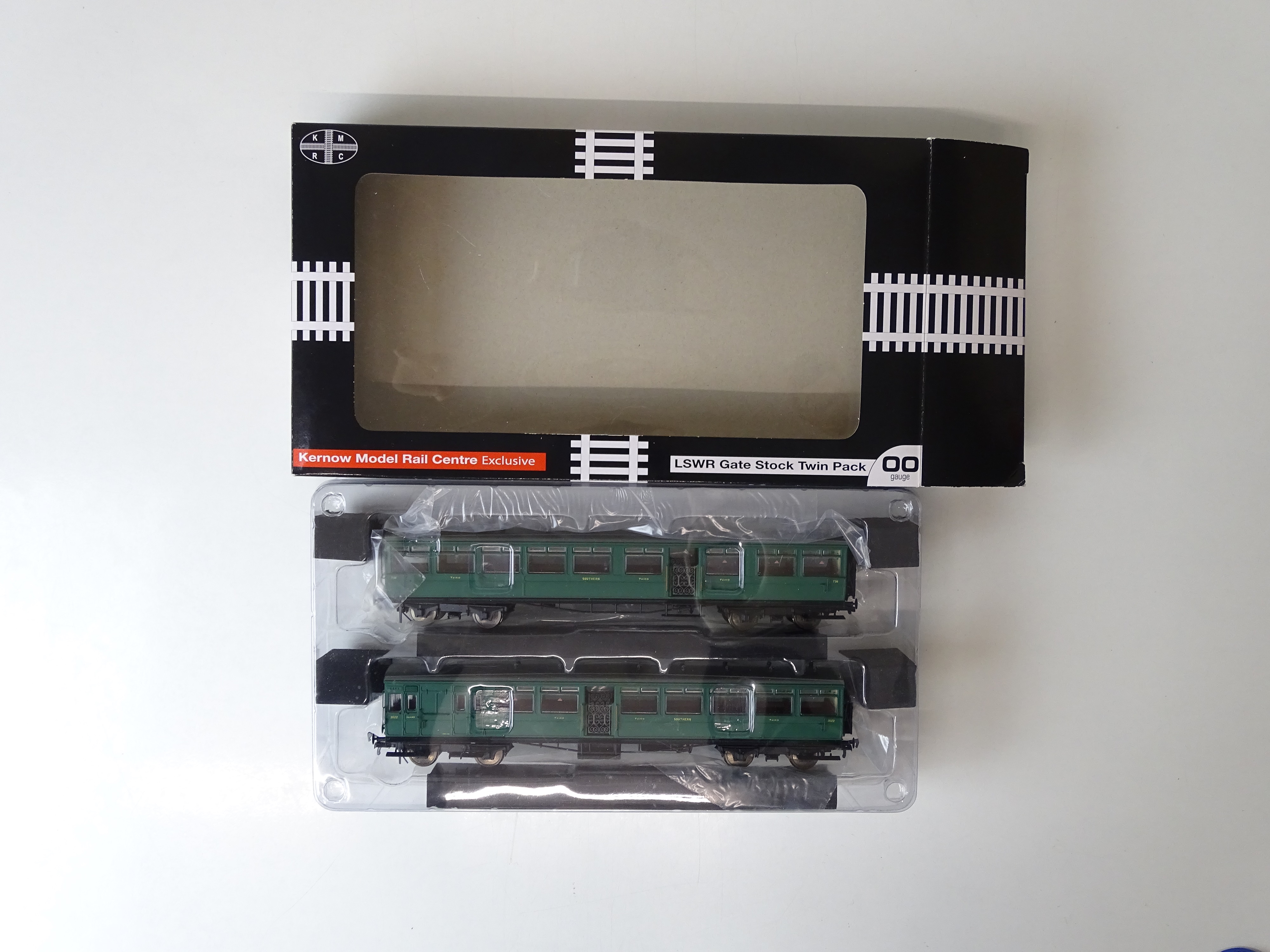 Lot 267 - A KERNOW MODEL RAIL CENTRE twin LSWR Gate