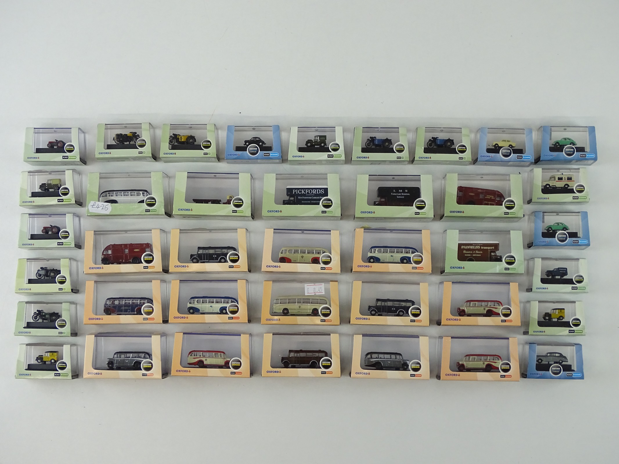Lot 46 - A large quantity of N scale cars, vans, buses,