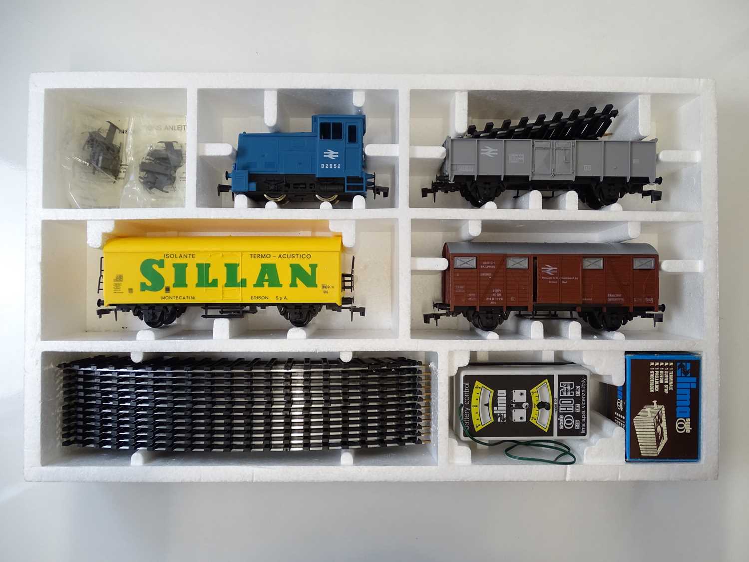 Lot 685 - A LIMA O gauge Goods Train set comprising