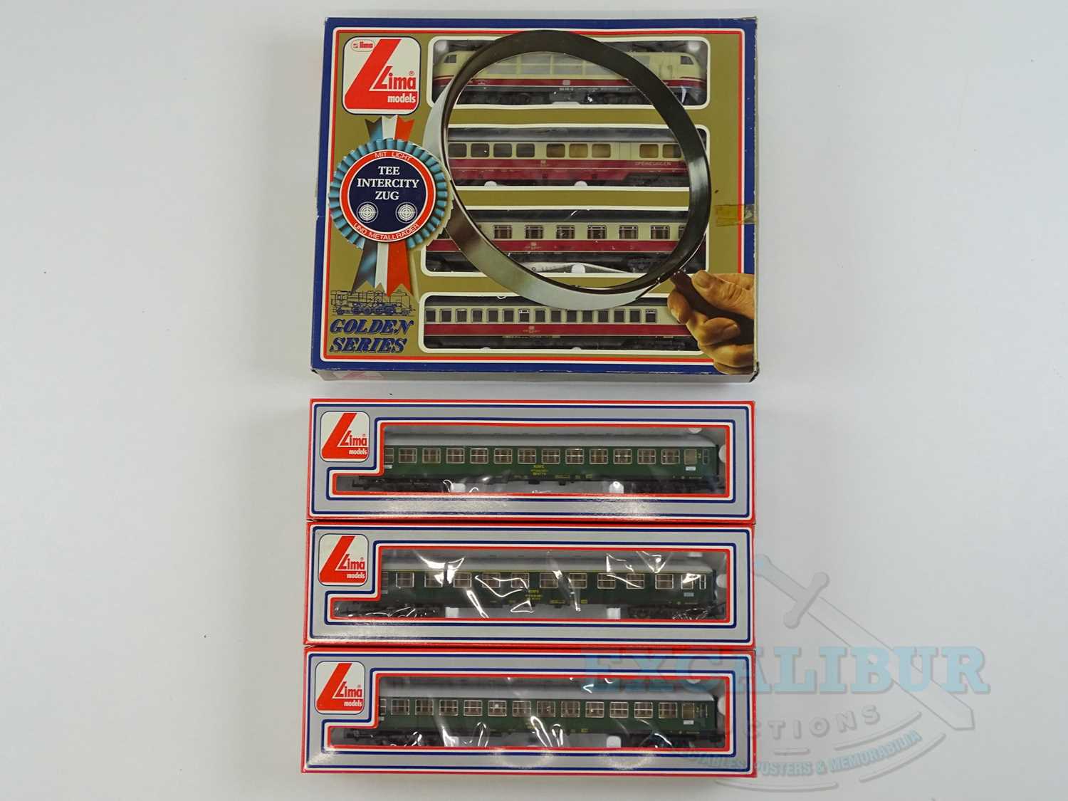 Lot 137 - A LIMA HO gauge TEE passenger train pack
