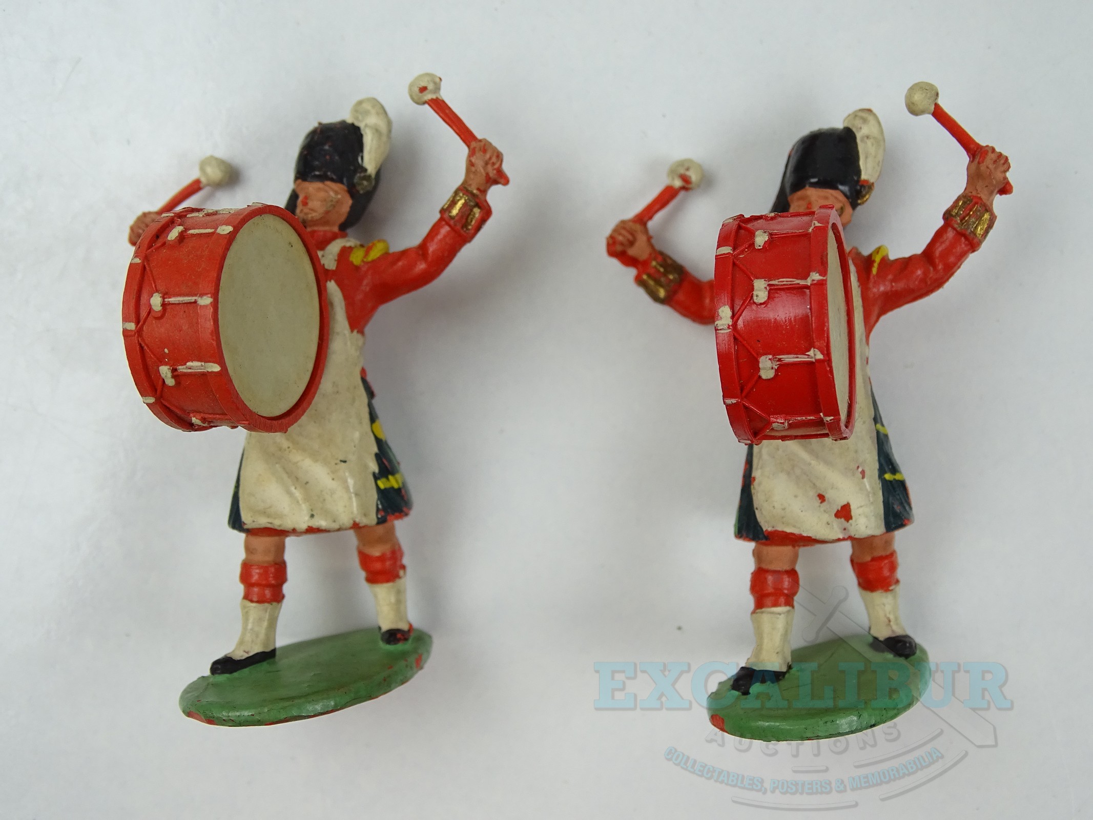 Lot 45 - A TRI-ANG wooden fort in original box