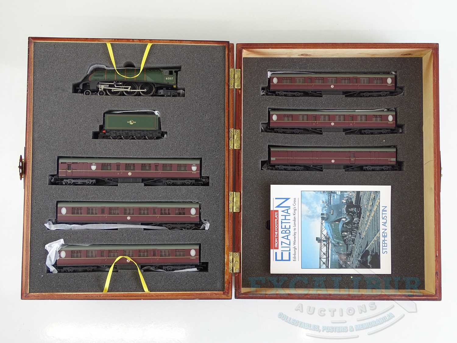 Lot 546 - A BACHMANN OO gauge 31-960 'The Elizabethan'