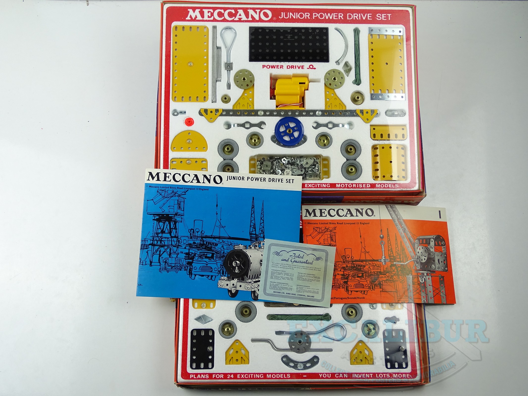 Lot 207 - A pair of vintage MECCANO sets, circa 1969