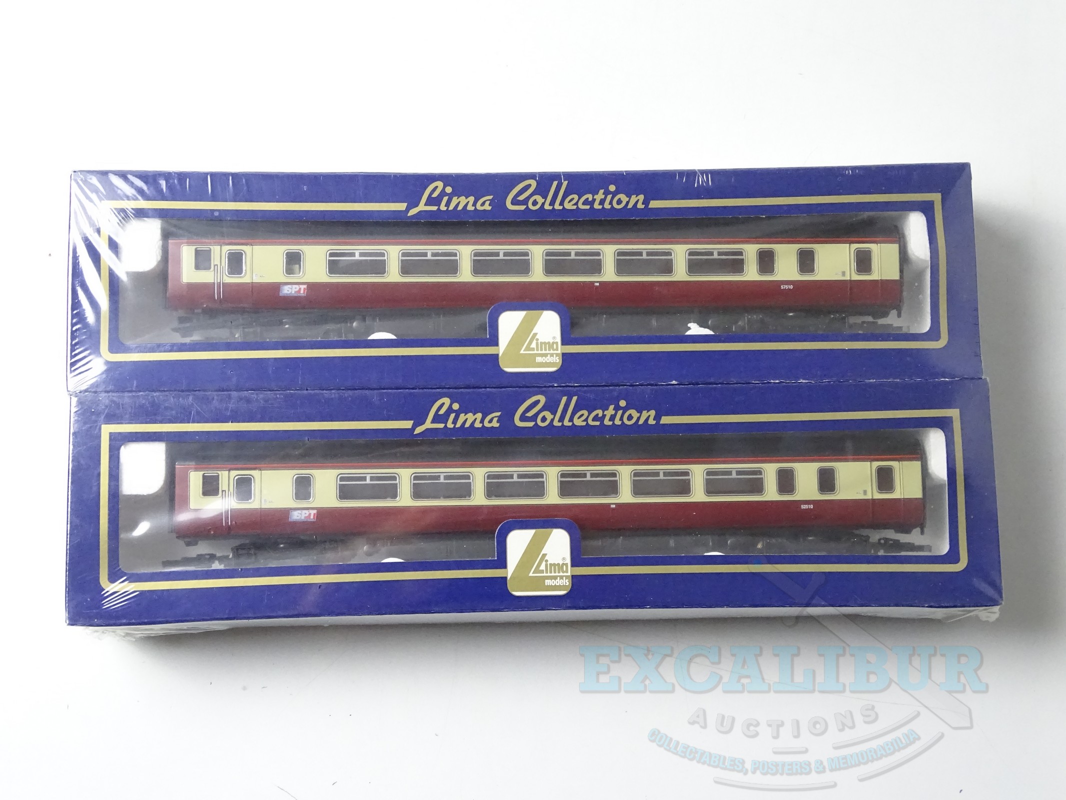 Lot 375 - A LIMA OO gauge class 156 two car DMU in