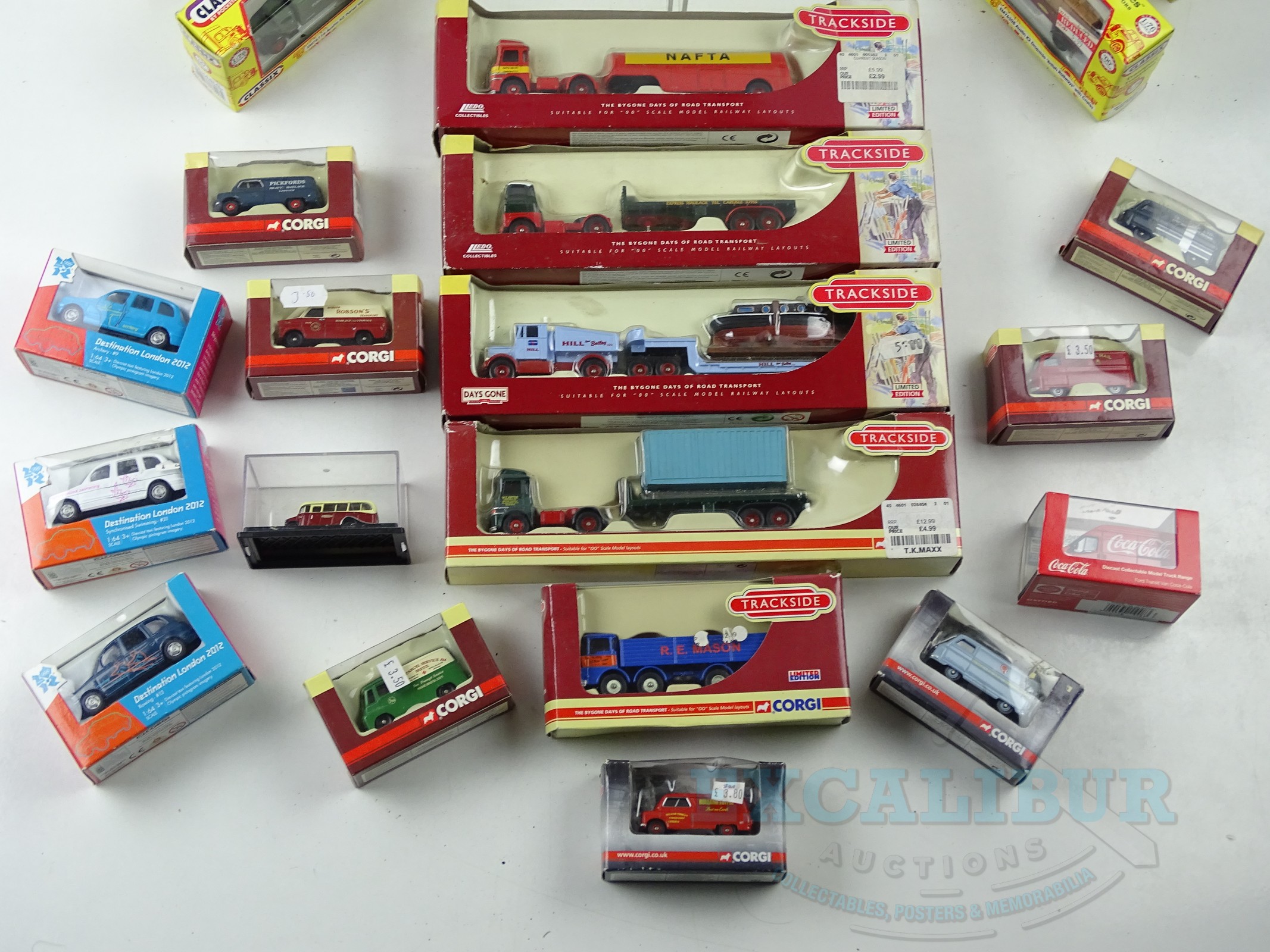 Lot 43 - A group of 1:76 scale diecast cars, vans and