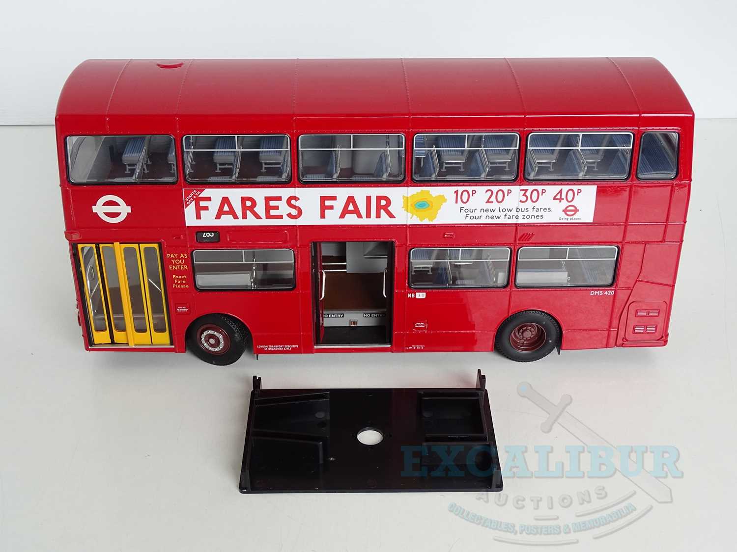 Lot 48 - A GILBOW 1:24 scale 99102 LT Daimler DMS bus,