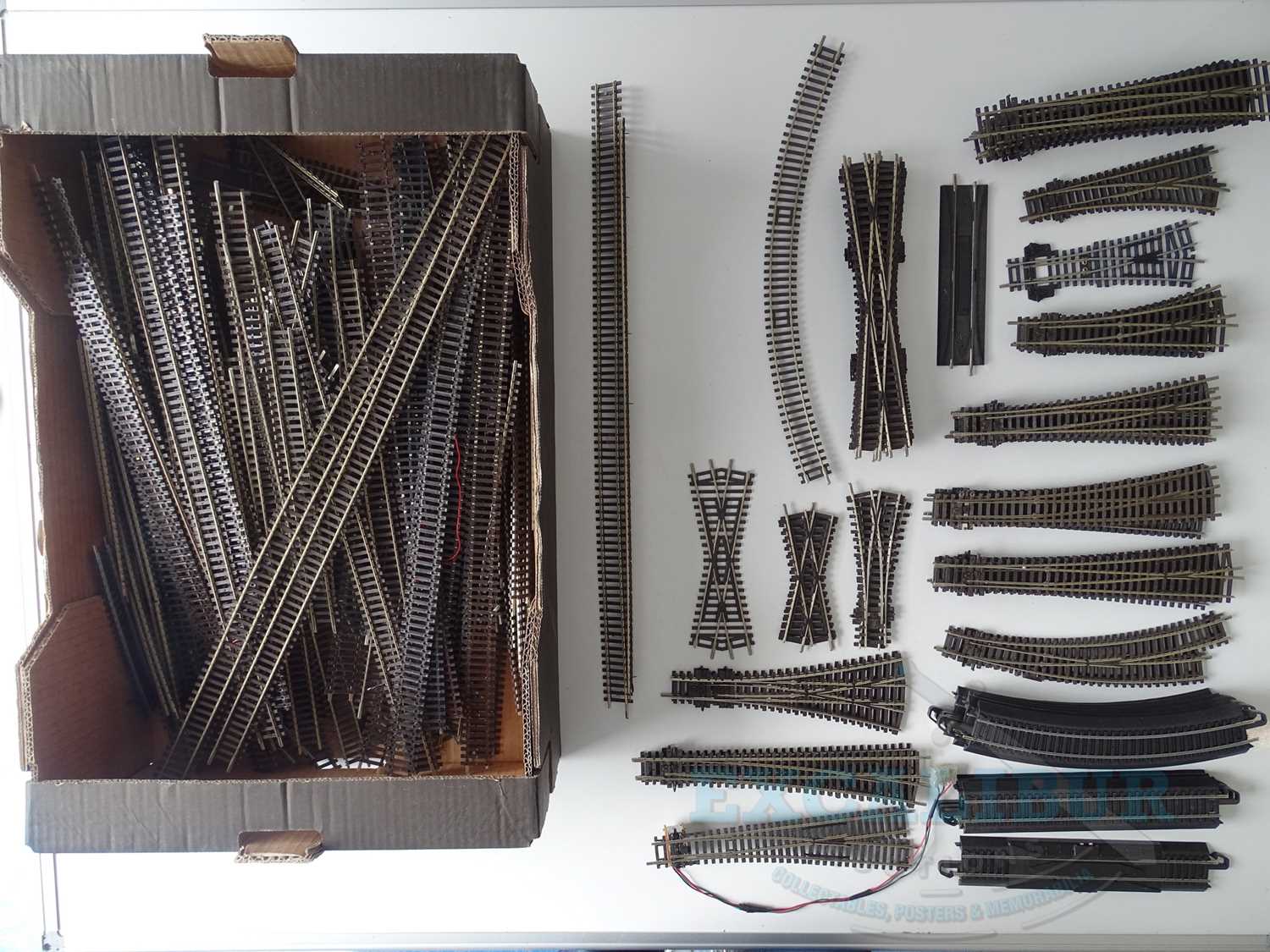 Lot 589 - A mixed quantity of OO gauge track by PECO,