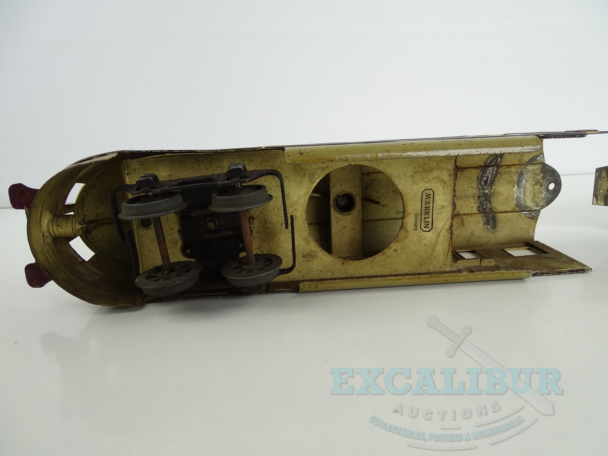 Lot 722 - A MARKLIN O gauge TW12970 'Flying Hamburger'