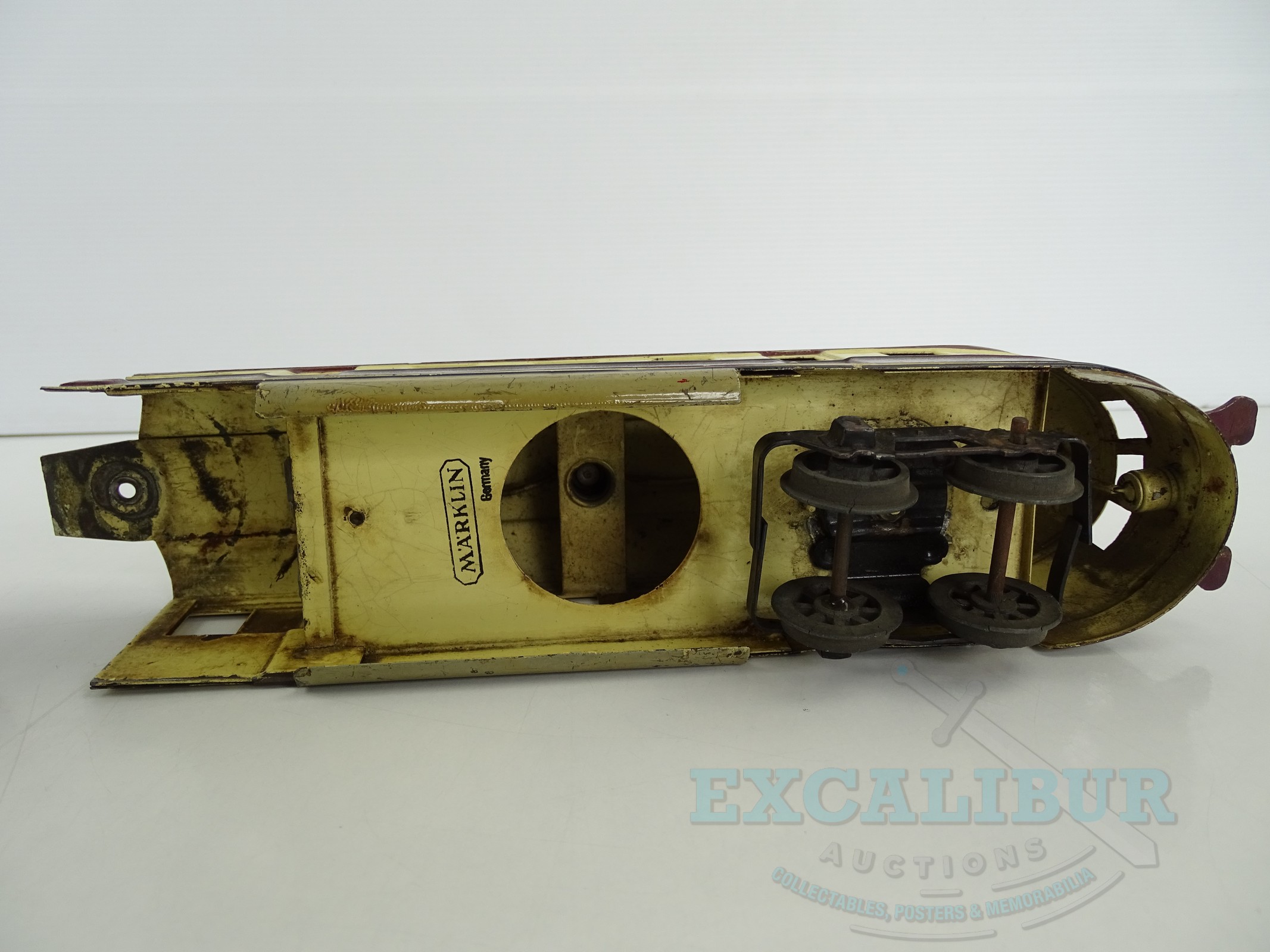 Lot 722 - A MARKLIN O gauge TW12970 'Flying Hamburger'