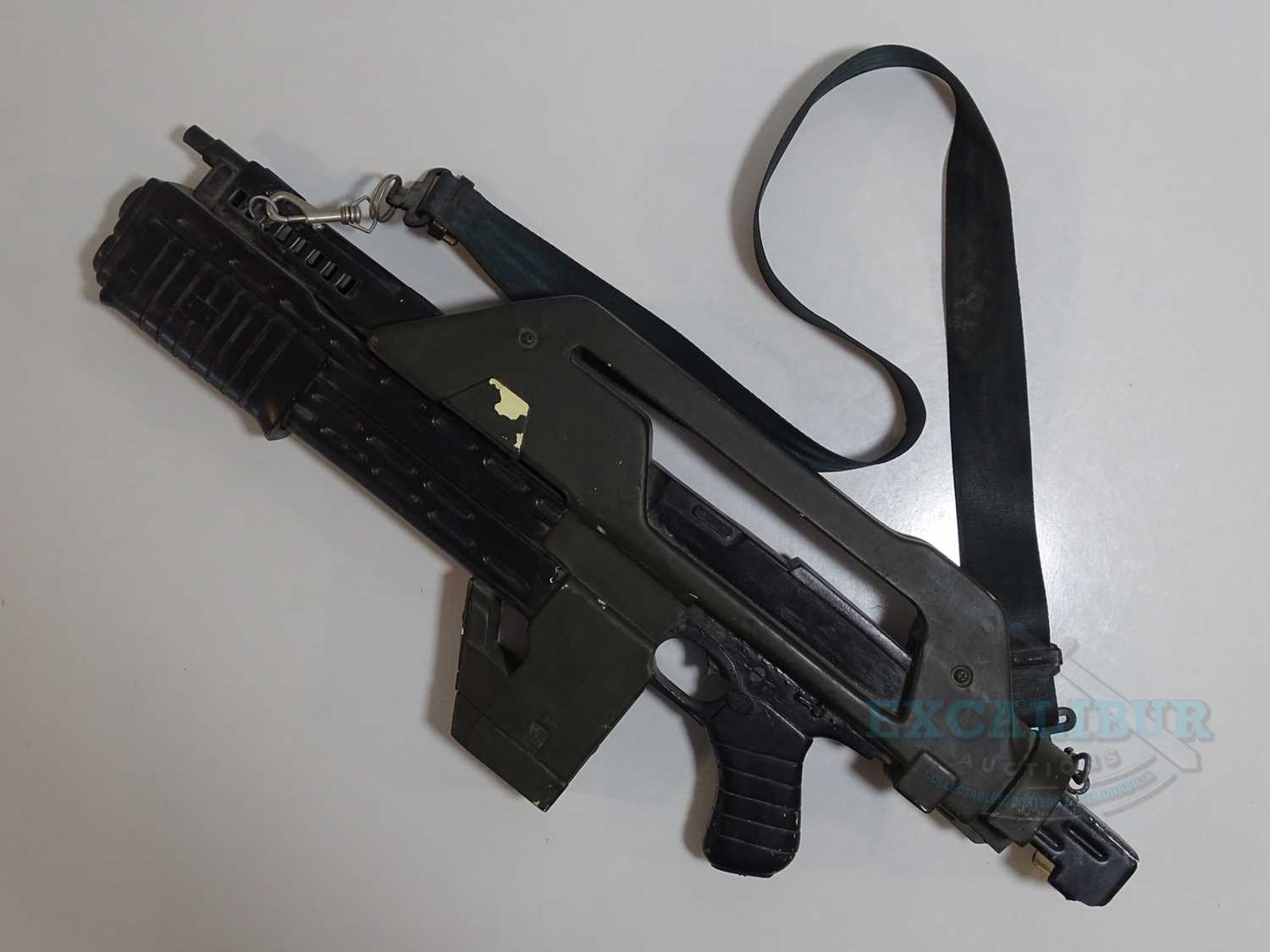 Lot 422 - ALIENS (1986) - A unique handmade full-size