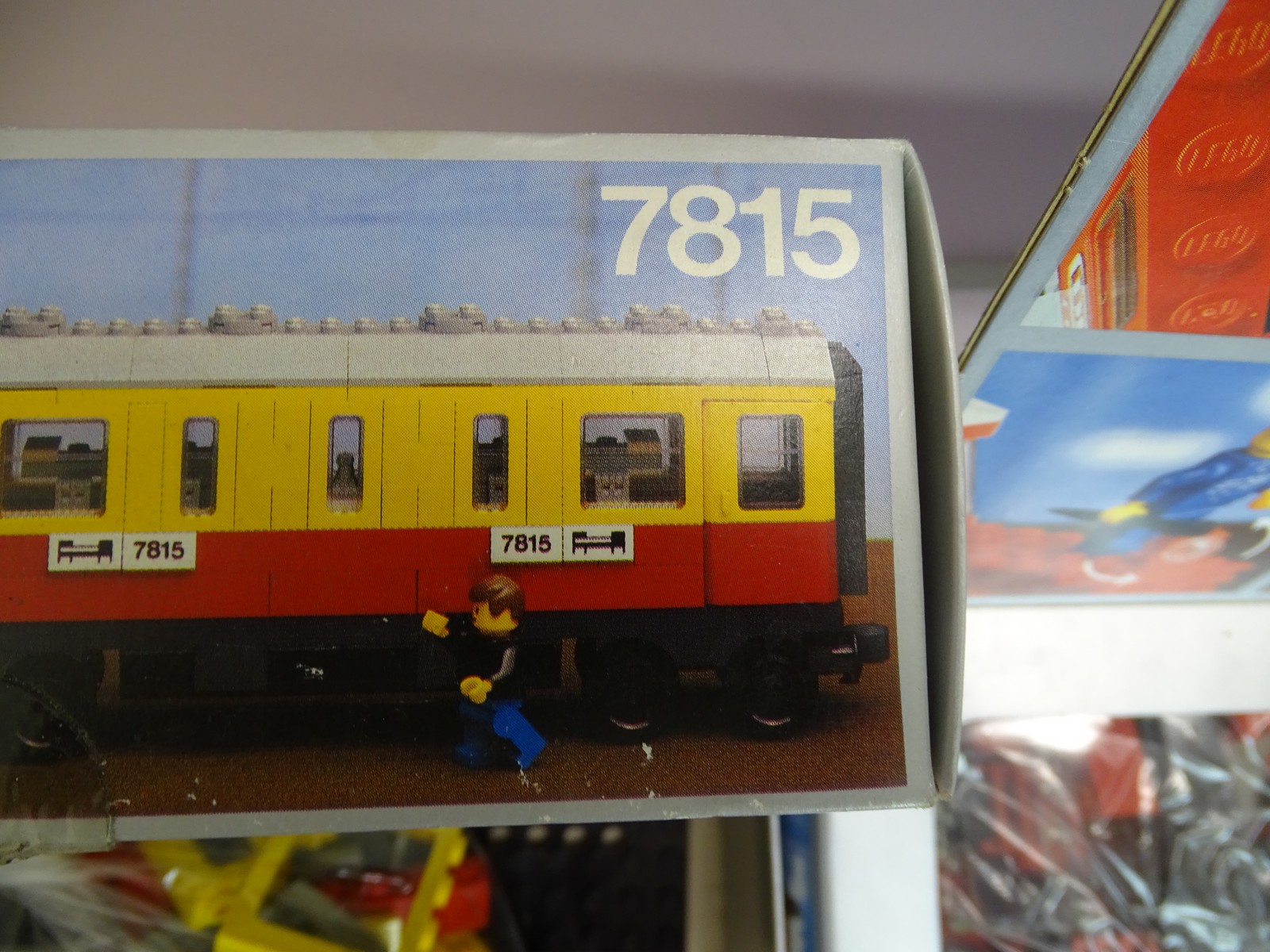 Lot 182 - A group of vintage LEGO train and track kits
