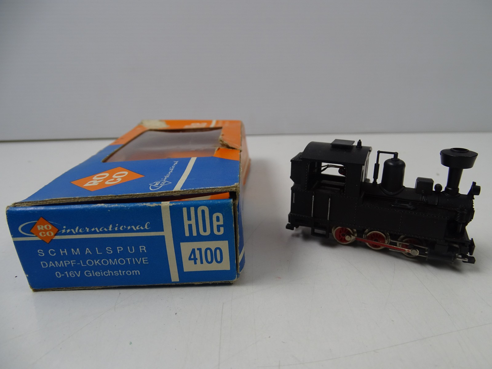 Lot 247 - A ROCO HOe scale 4002 mining railway set