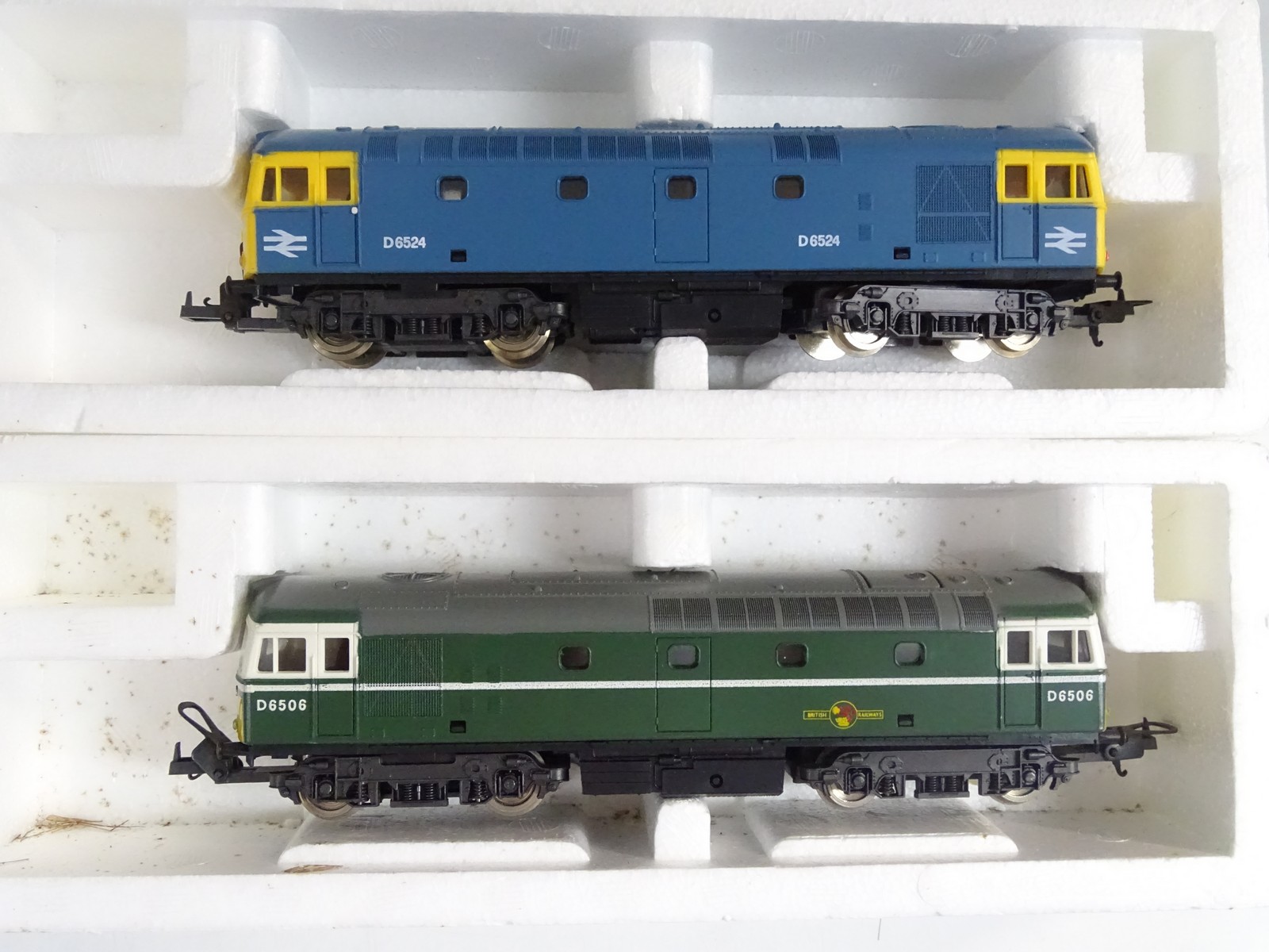 Lot 285 - A group of LIMA HO gauge British outline