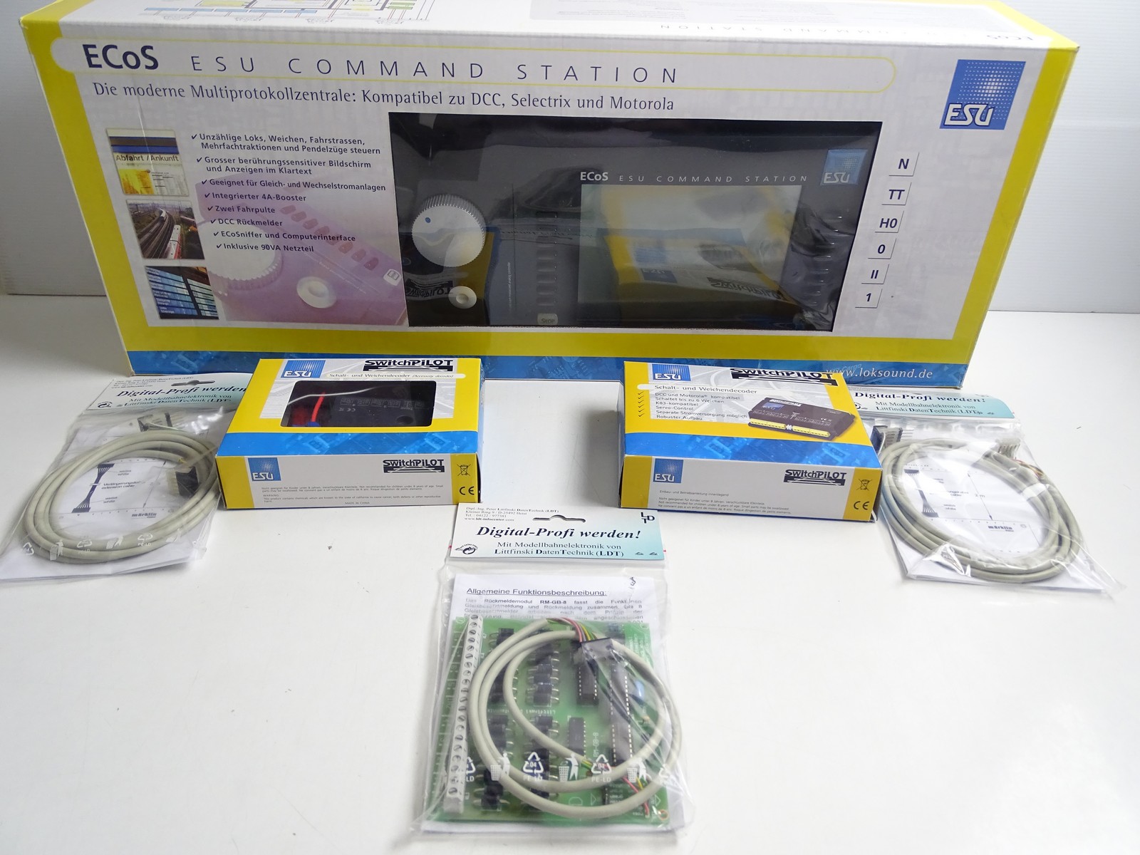 Lot 291 - An ESU ECOS Command Station DCC control