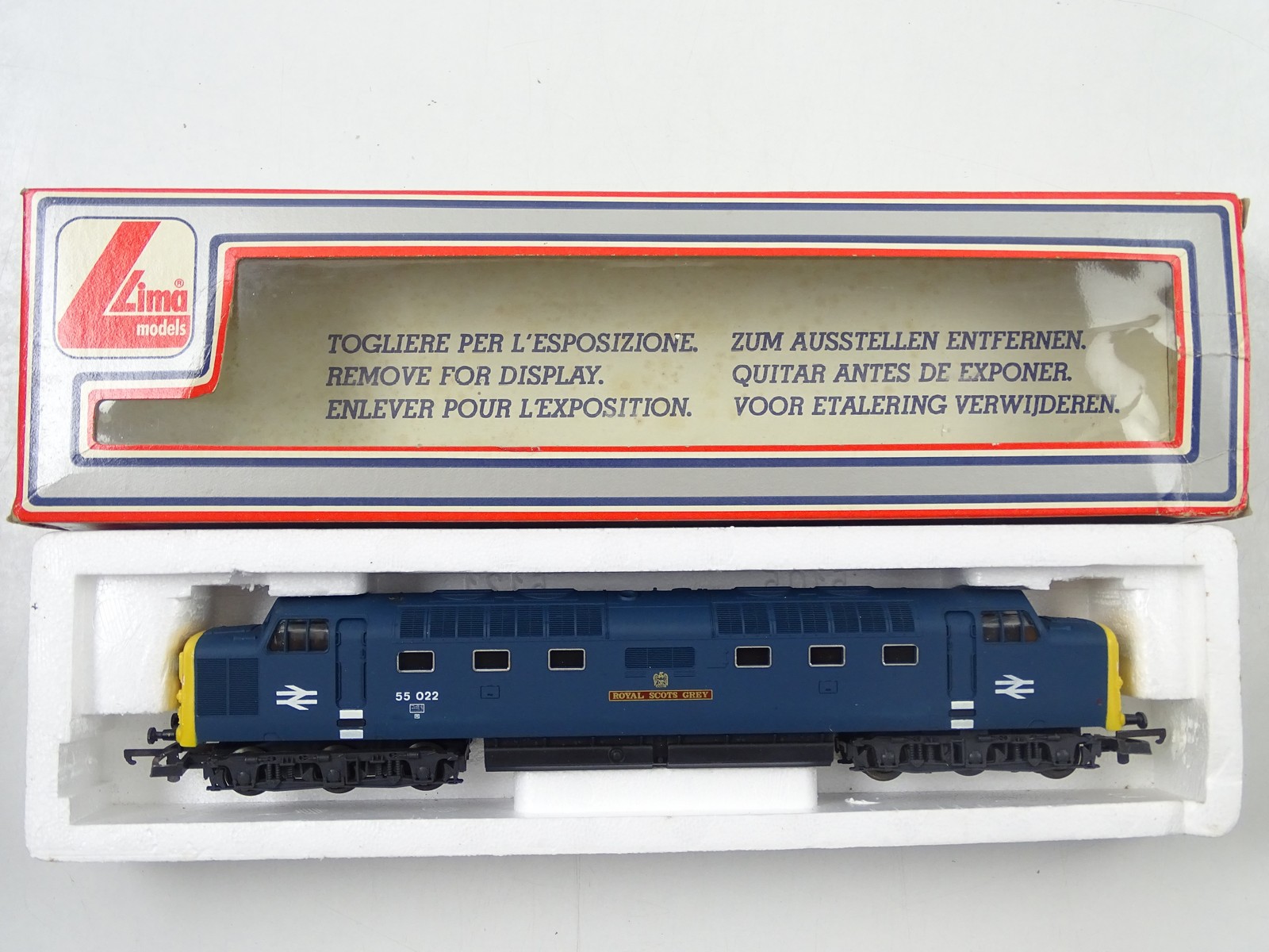 Lot 331 - A pair of LIMA Deltic diesel locomotives