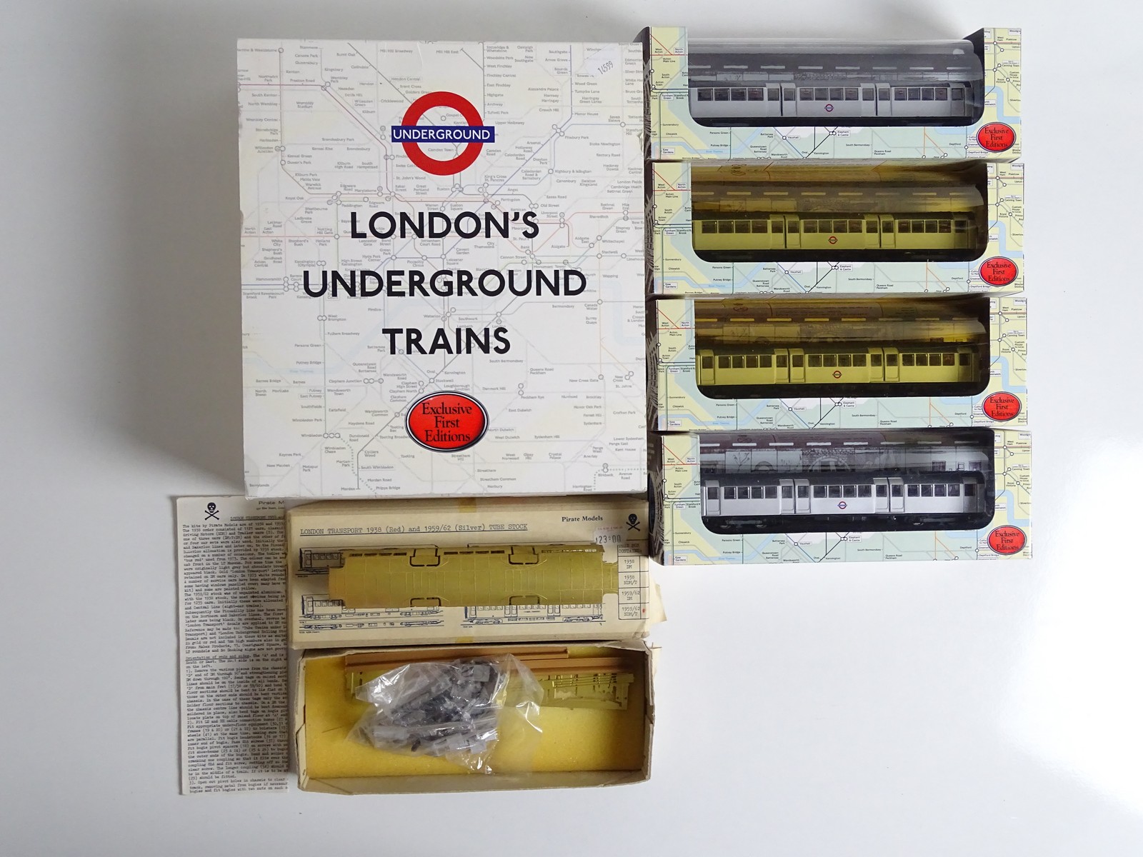 Lot 511 - An EFE OO gauge 4-car Central Line 1962 tube