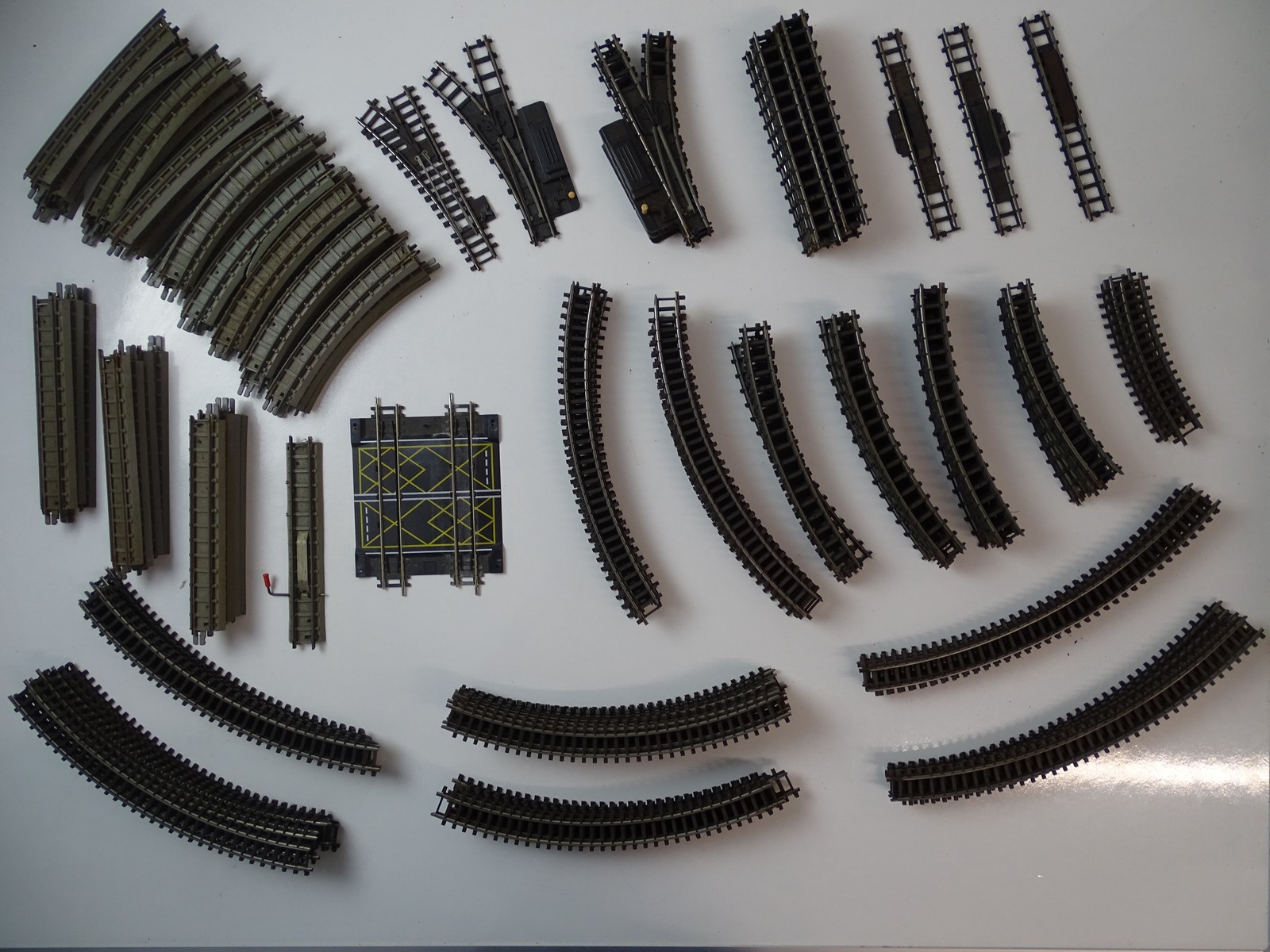 Lot 539 - A large quantity of OO gauge track by