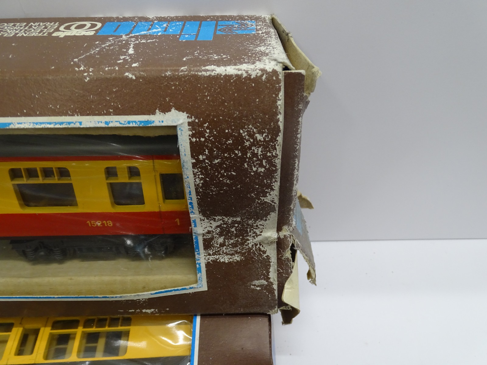 Lot 542 - A group of LIMA O gauge Mark 1 passenger