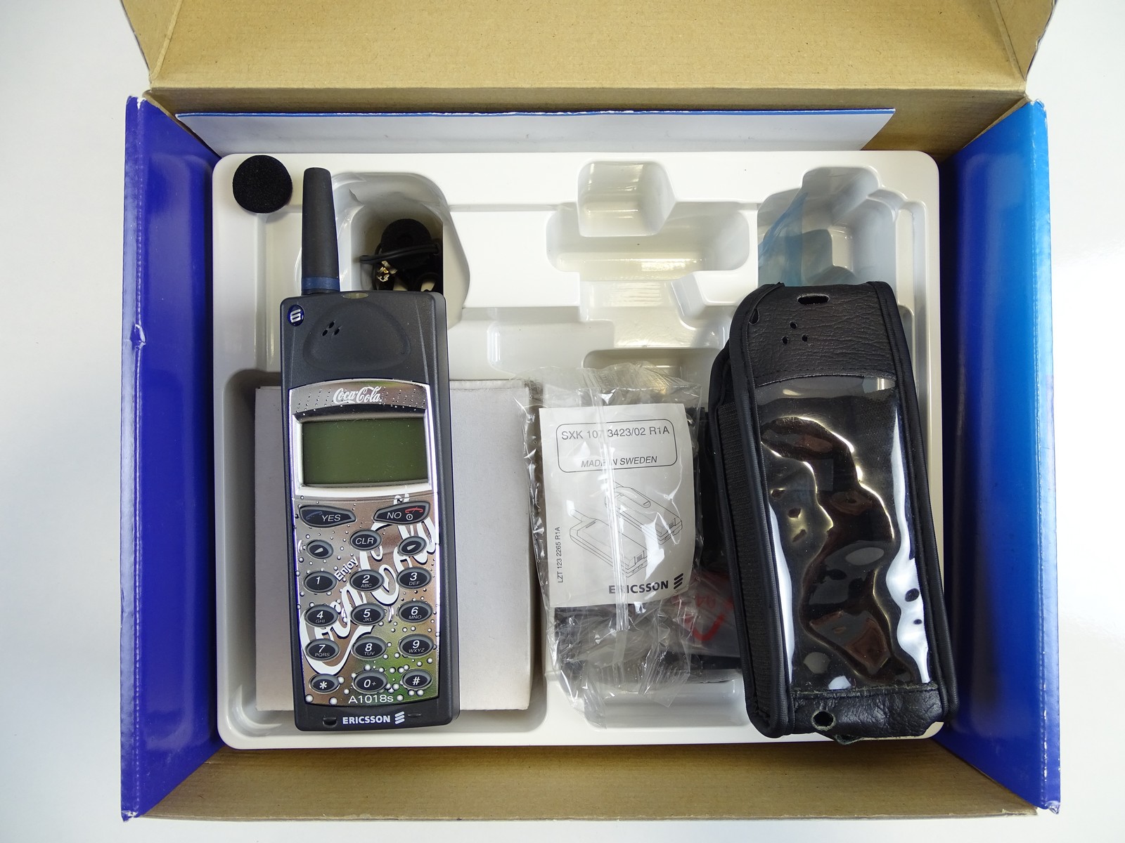 Lot 284 - A COCA-COLA branded Ericsson A1018 mobile