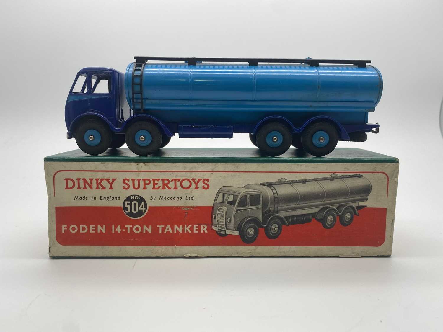 Lot 155 - A DINKY No 504 Foden (type 1) 14-ton Tanker