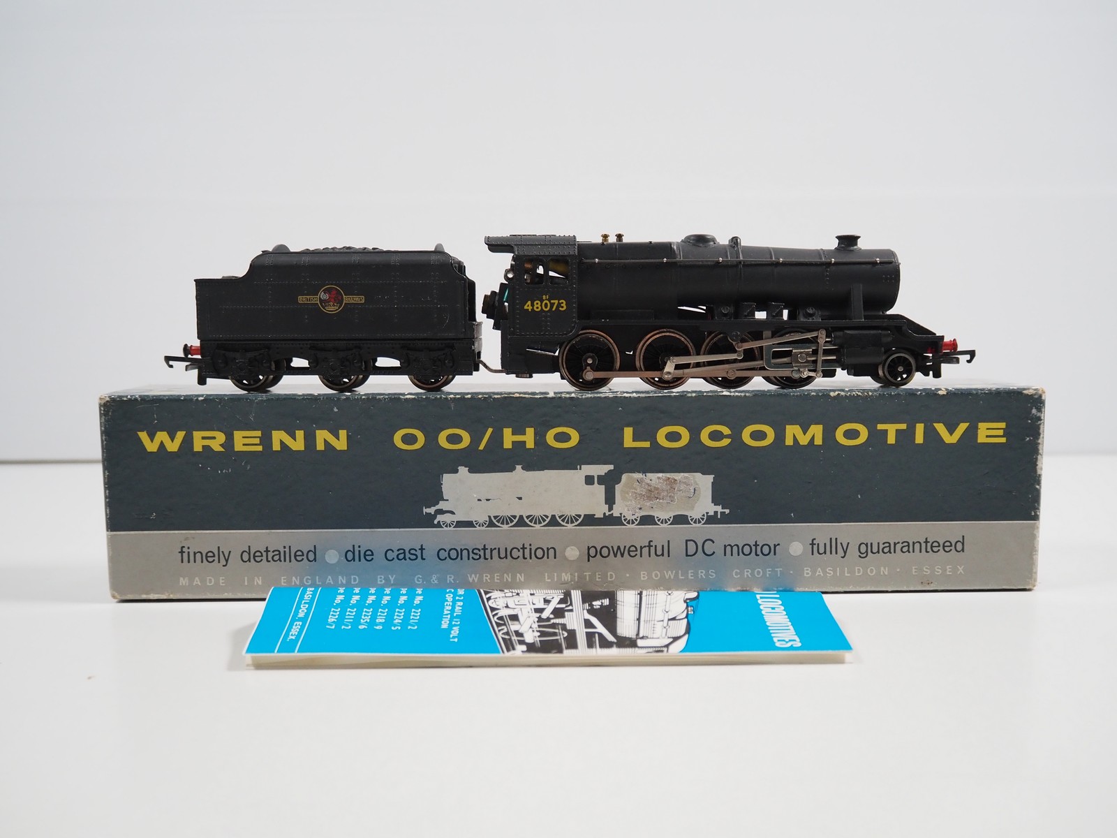 Lot 461 - A WRENN OO gauge 2224 Class 8F steam