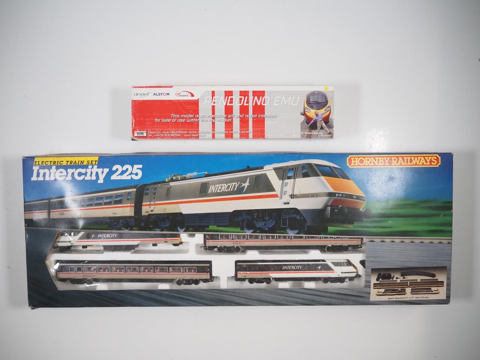 Lot 515 - A HORNBY R696 Intercity 225 train set A/F