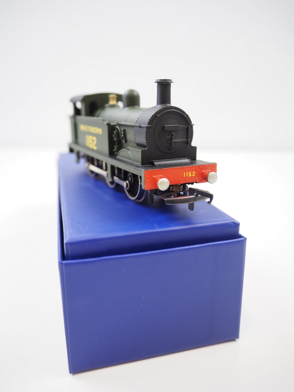 Lot 553 - A WRENN W2207A OO gauge R1 class steam tank