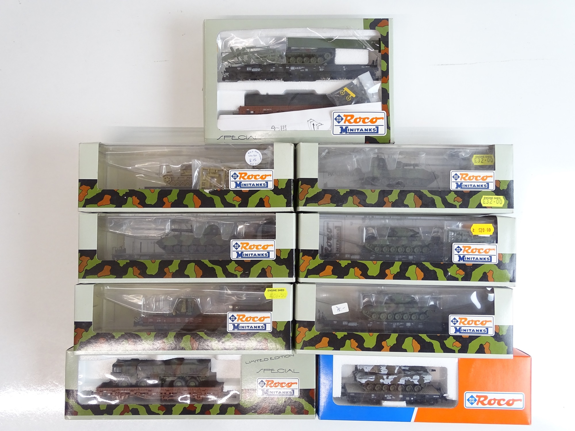 Lot 159 - A group of ROCO Minitanks HO Gauge limited
