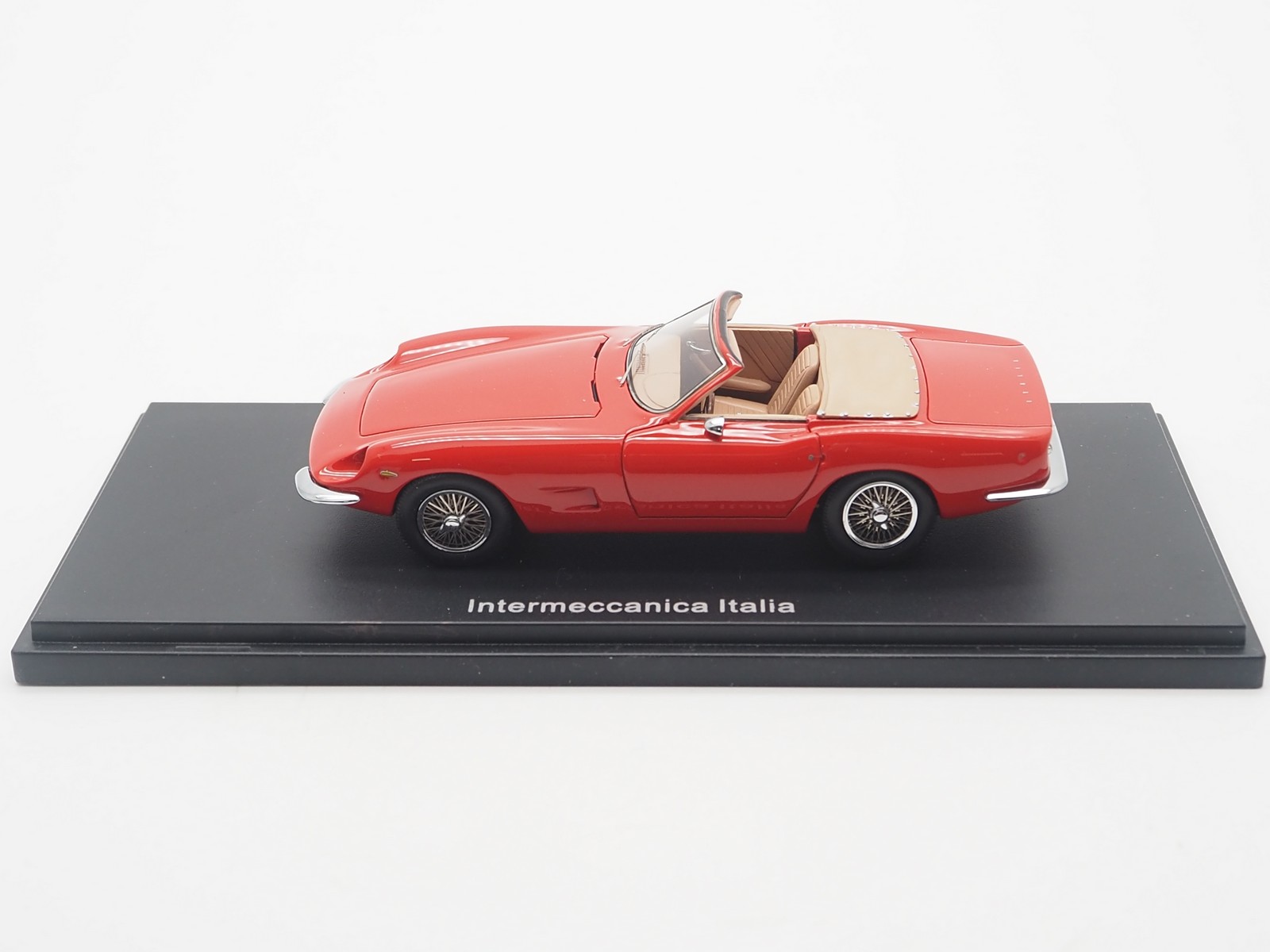 Lot 35 - A 1:43 scale AUTOMODELLO ltd edition hand