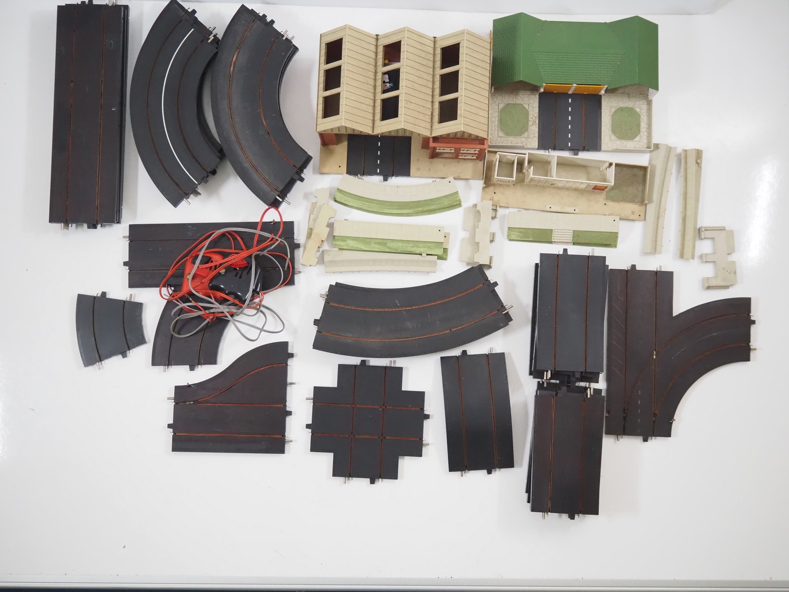 Lot 167 - A quantity of TRI-ANG Minic Motorways track,