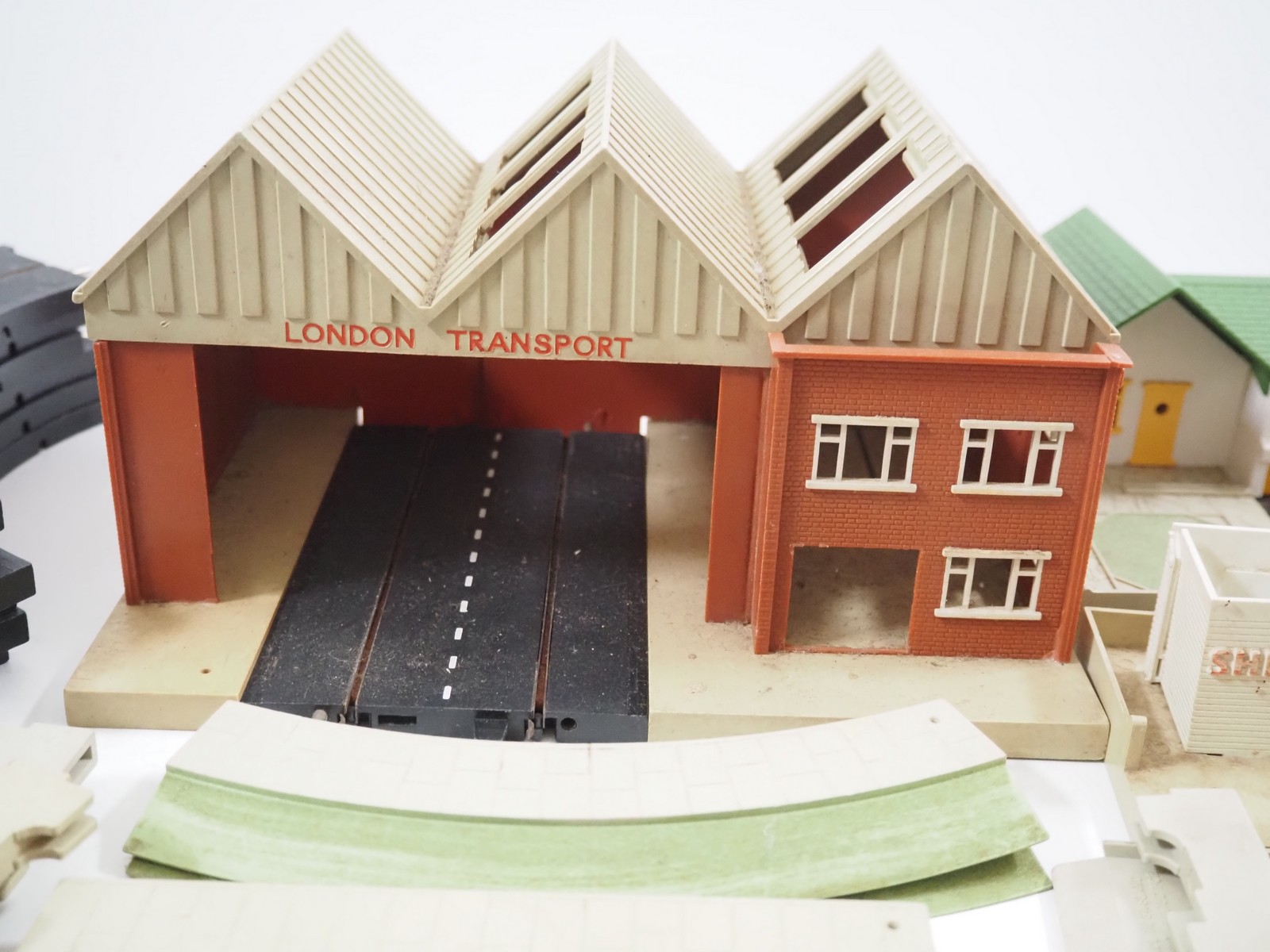 Lot 167 - A quantity of TRI-ANG Minic Motorways track,