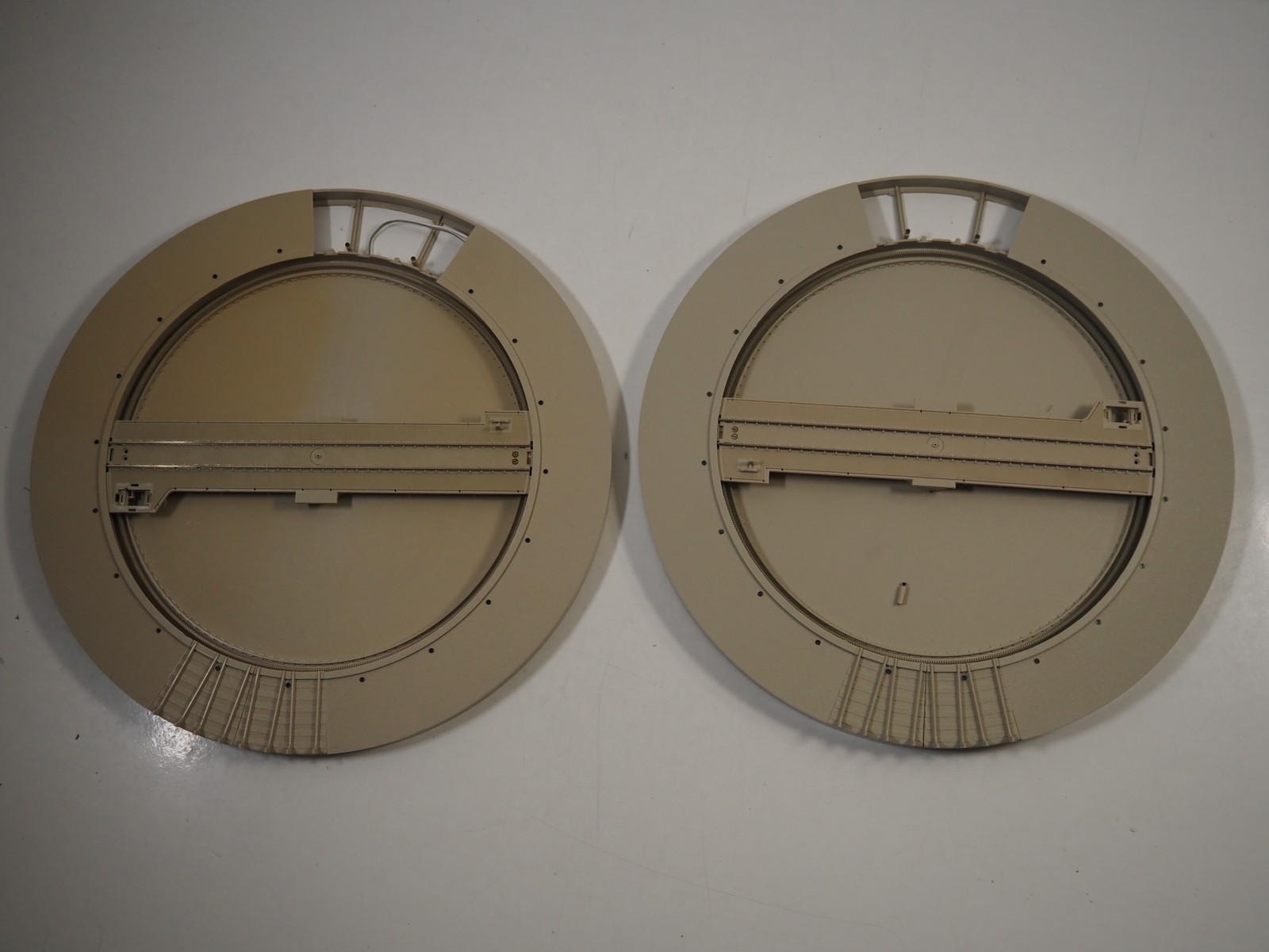 Lot 233 - A group of JOUEF HO gauge turntables