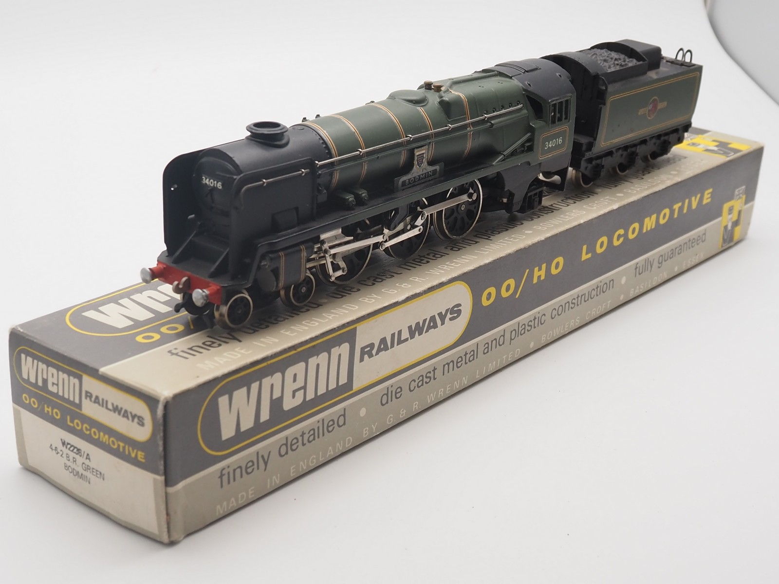 Lot 412 - A WRENN OO gauge W2236A rebuilt Bulleid