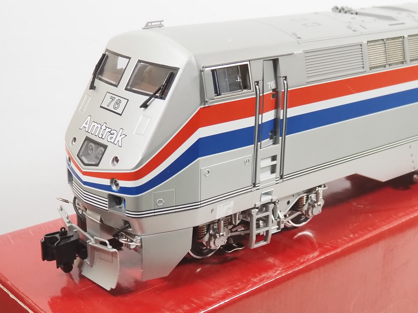 Lot 599 - An LGB G scale 20490 Amtrak Genesis Phase 3