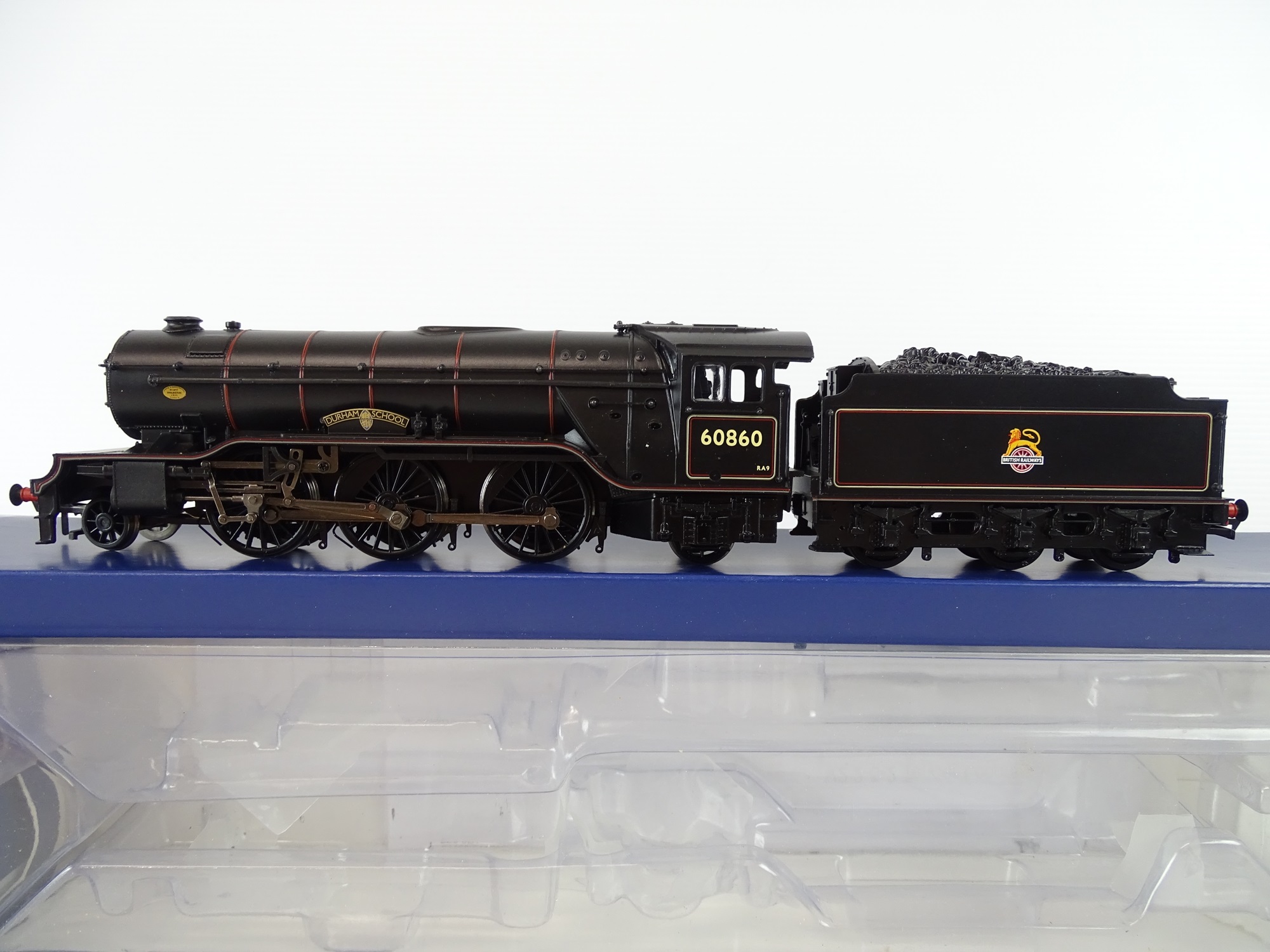 Lot 318 - A BACHMANN 31-564 Class V2 steam locomotive